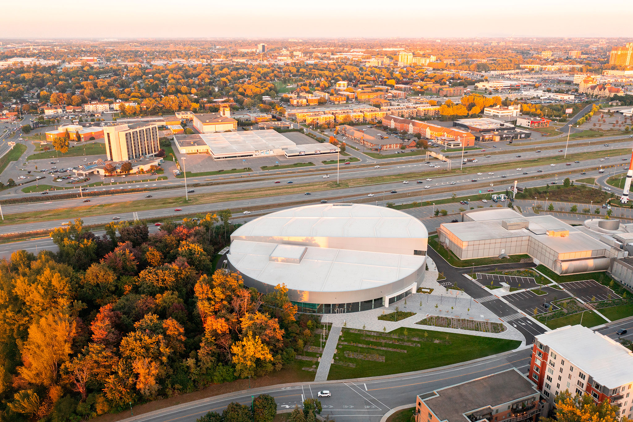 Vanguard and colour. Laval’s Aquatic Complex by Sid Lee Architecture ...