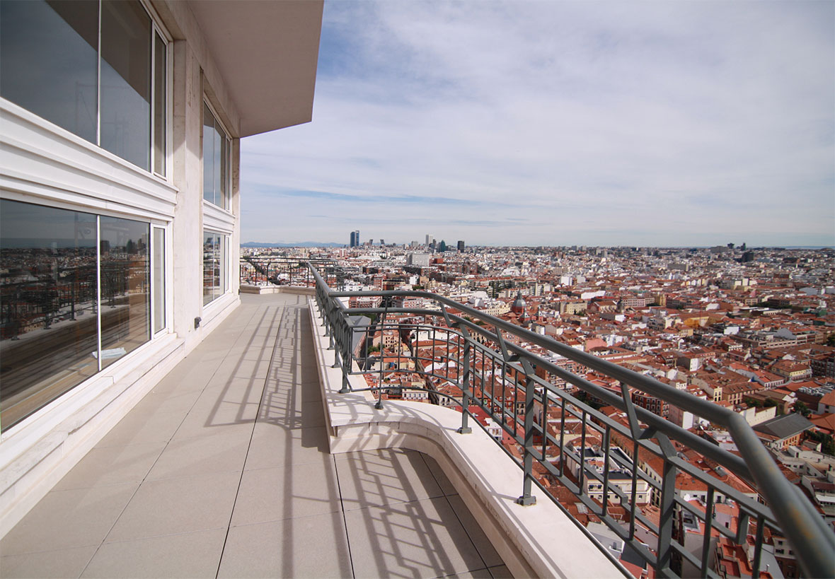 Ático en Torre de Madrid | METALOCUS