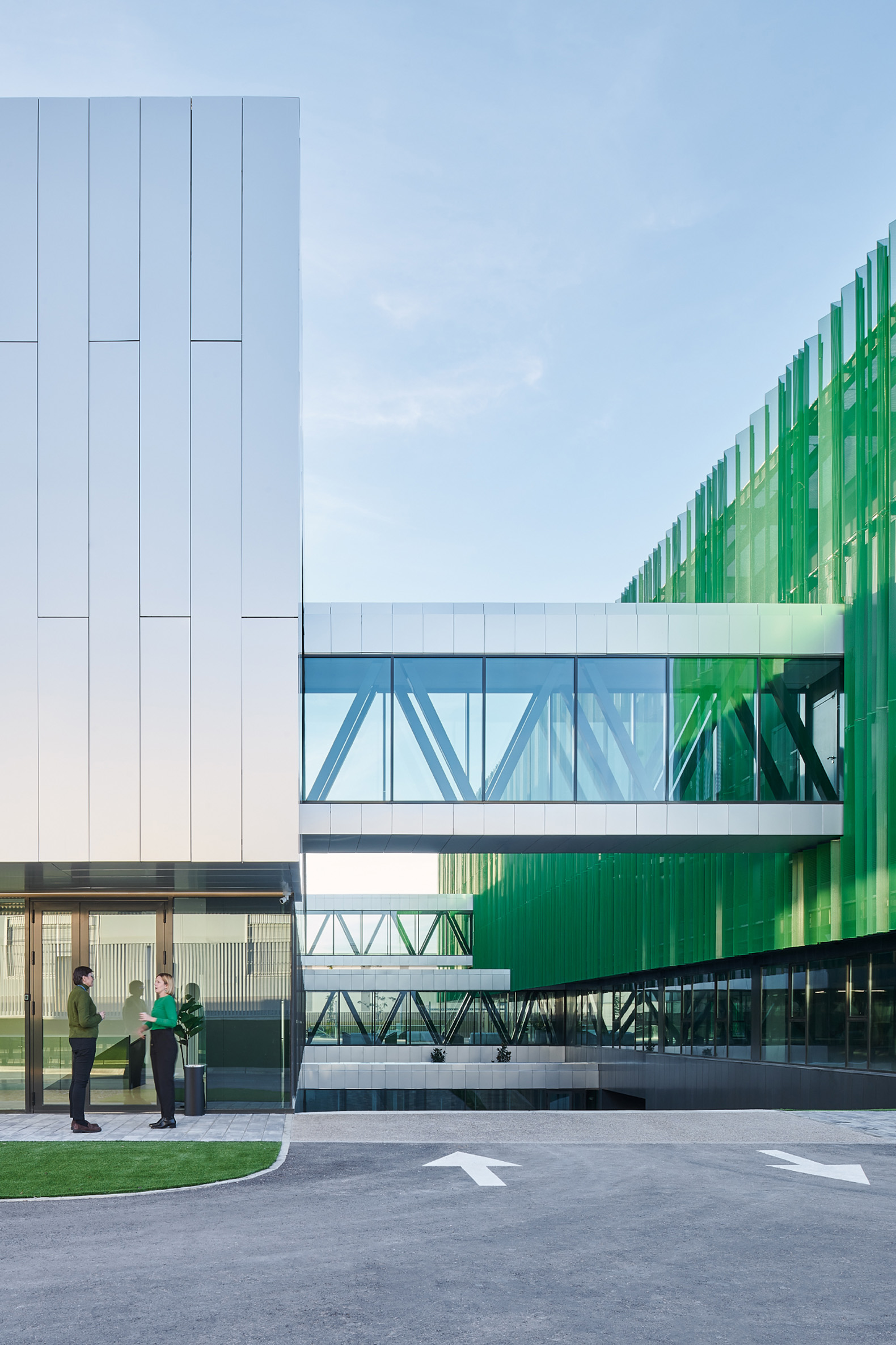 Nueva sede de I+D y edificio de producción para Certest Biotec por IDOM ...