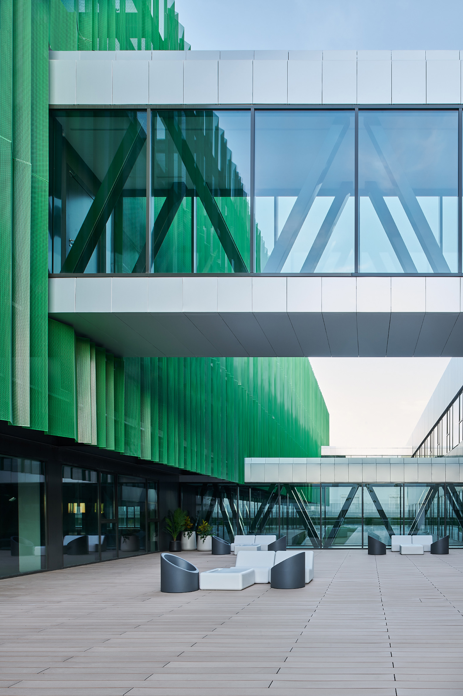 Nueva sede de I+D y edificio de producción para Certest Biotec por IDOM ...