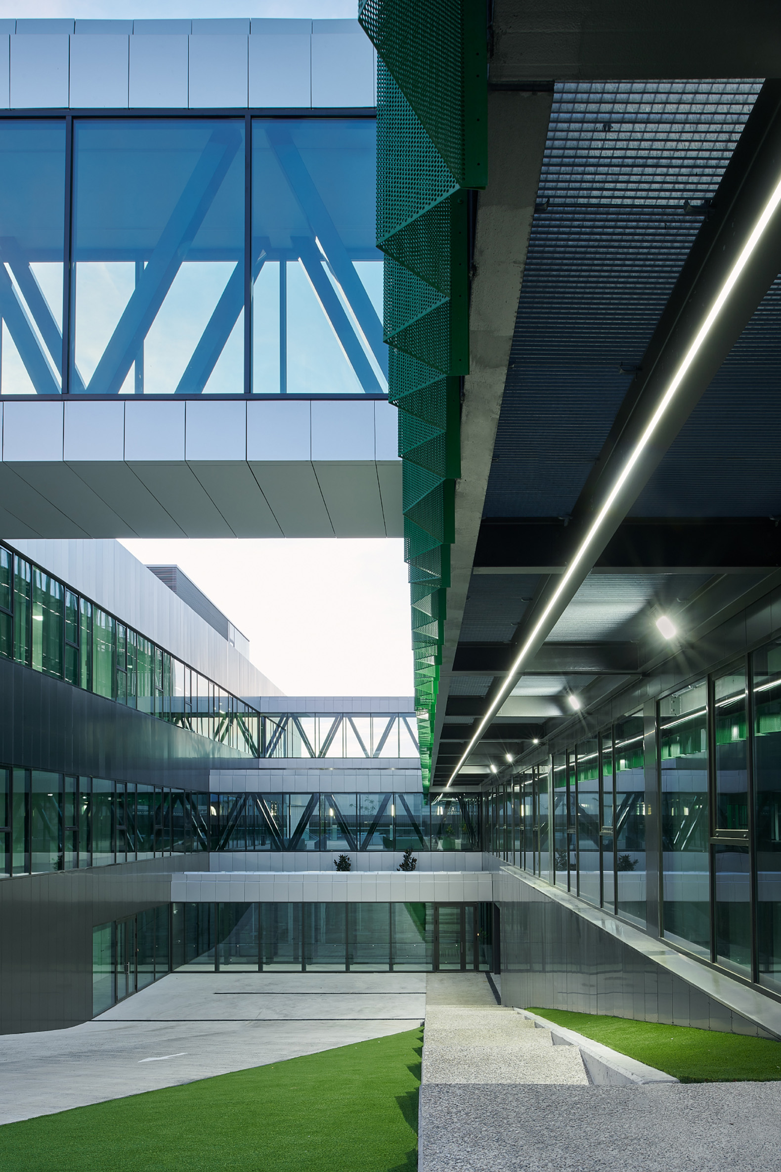 Nueva sede de I+D y edificio de producción para Certest Biotec por IDOM ...