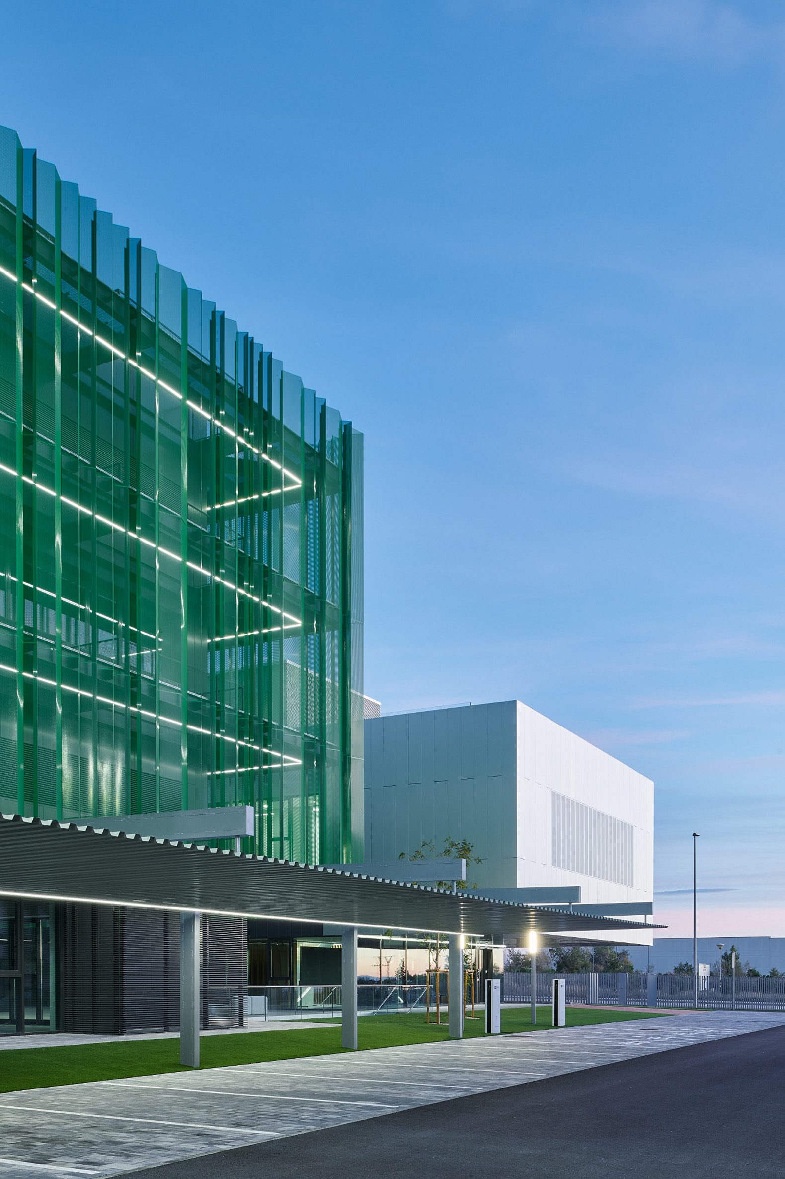 Nueva sede de I+D y edificio de producción para Certest Biotec por IDOM ...