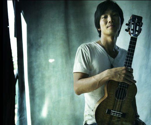 Jake Shimabukuro Plays Bohemian Rhapsody The Strength Of 5540