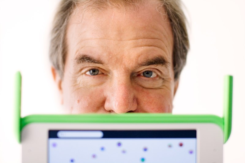 Nicholas Negroponte at Barcelona. “Eliminating Poverty in Ten Years ...
