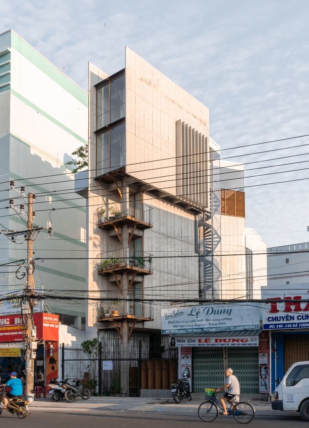 Elegant verticality. Sep’on Heartfulness Centre by 324PRAXIS | The ...