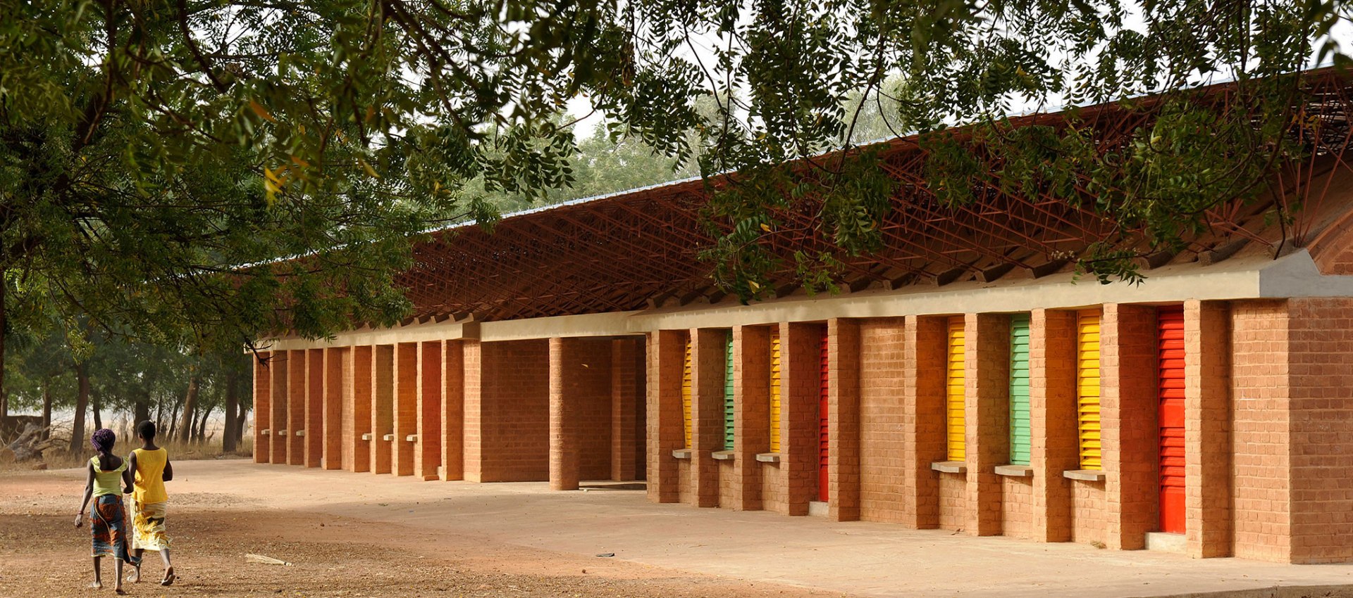 Building for the Primary School of Gando and extensión by Kéré ...