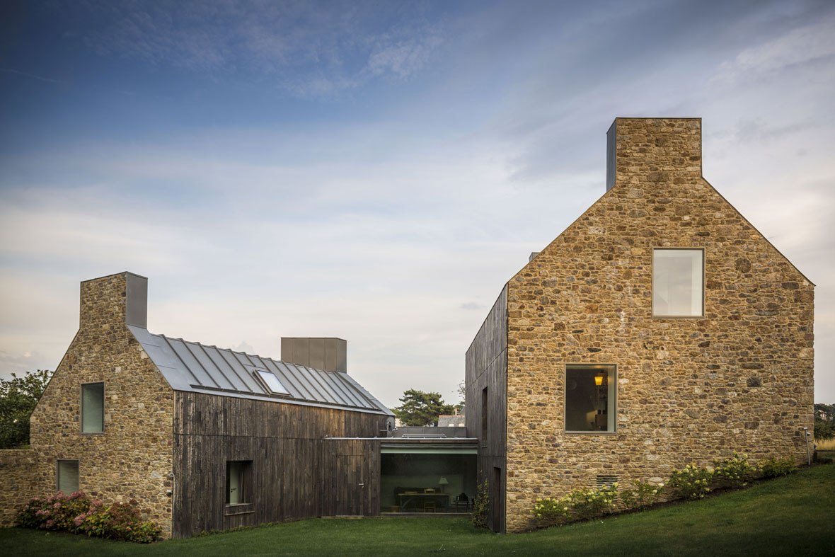 Bechet House by Marchi Architectes | METALOCUS