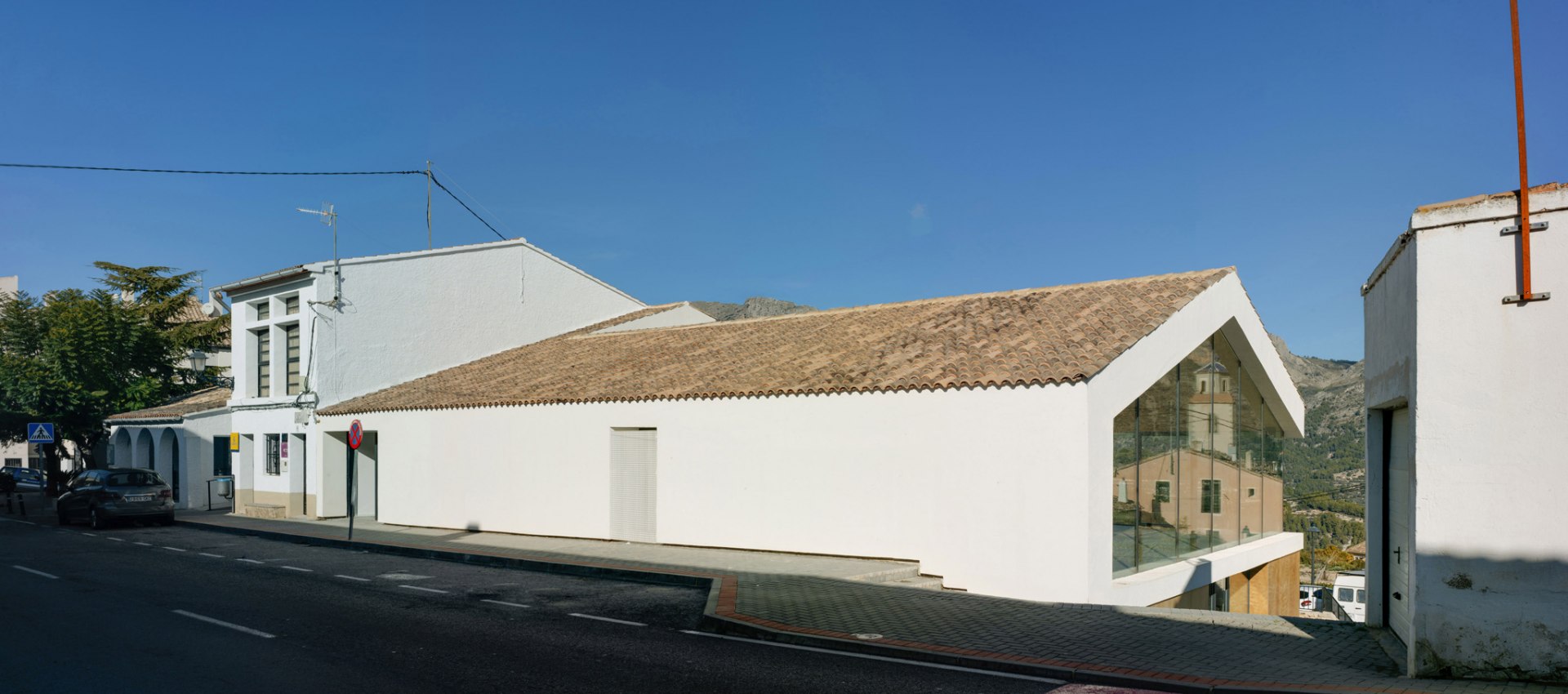 Cultural identity. Felip Miralles house of culture by eneseis | The ...