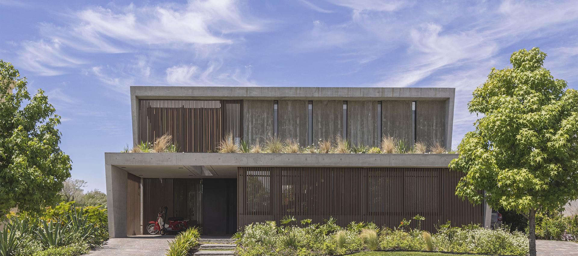 La luz como material principal. Casa TAMIZ por Gonzalo Bardach ...