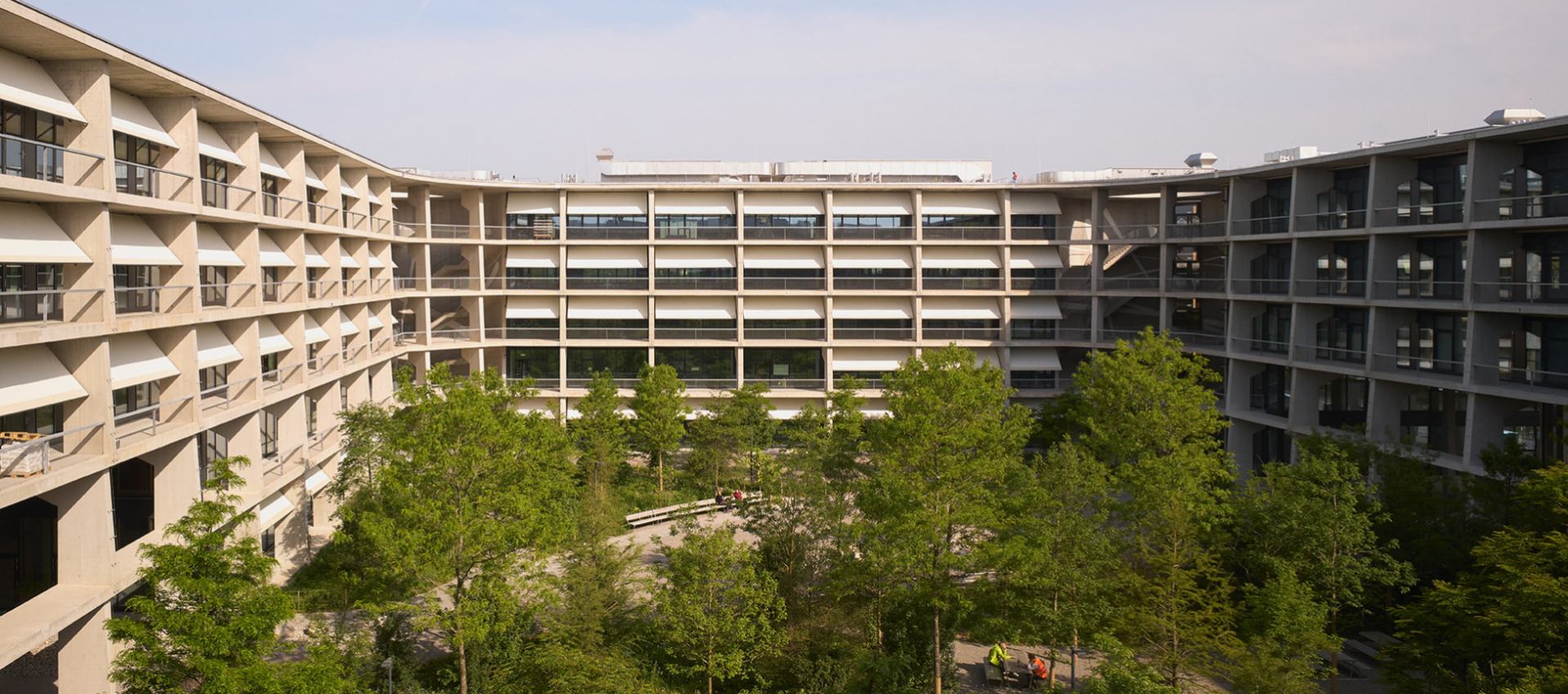 In search of proximity to deconstruct the big. SIP Main Campus by ...