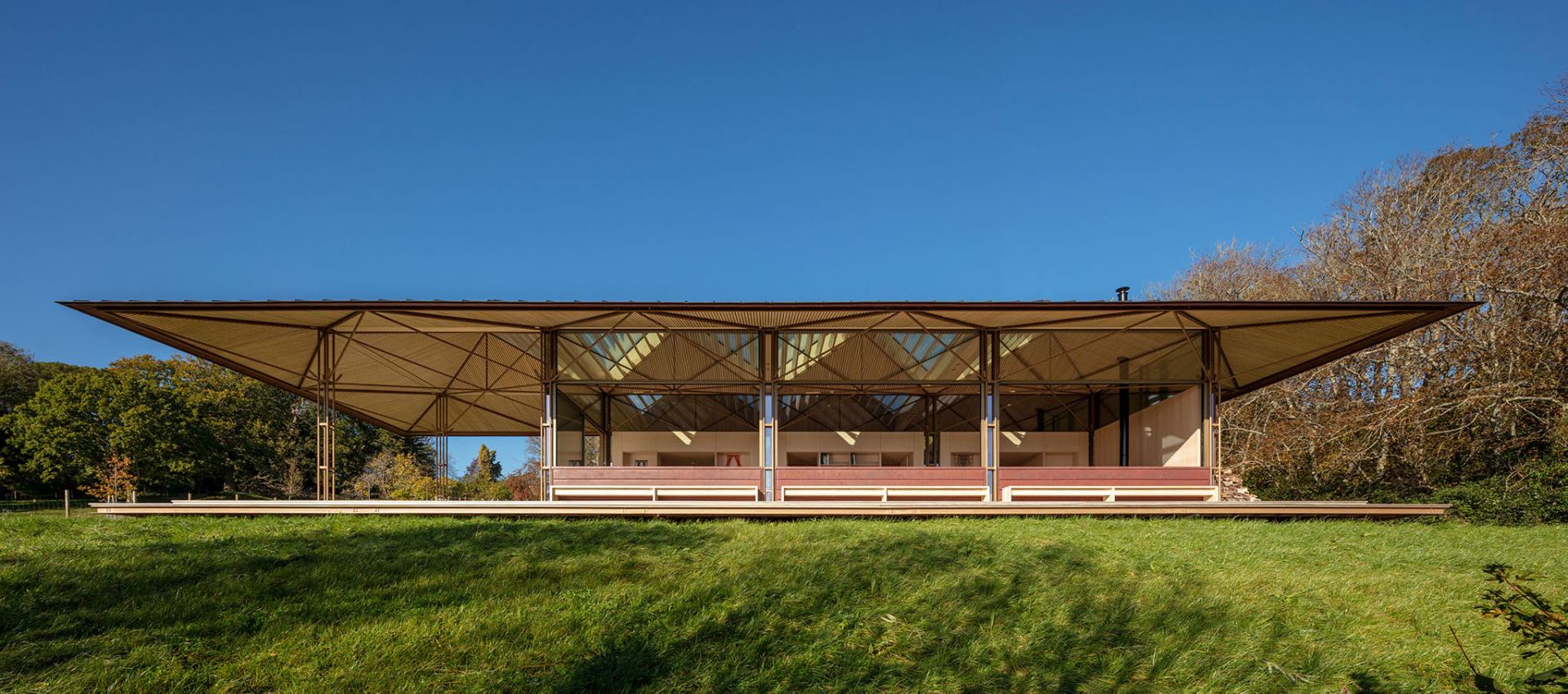 Life among dunes and marshes. Saltmarsh House by Niall McLaughlin ...