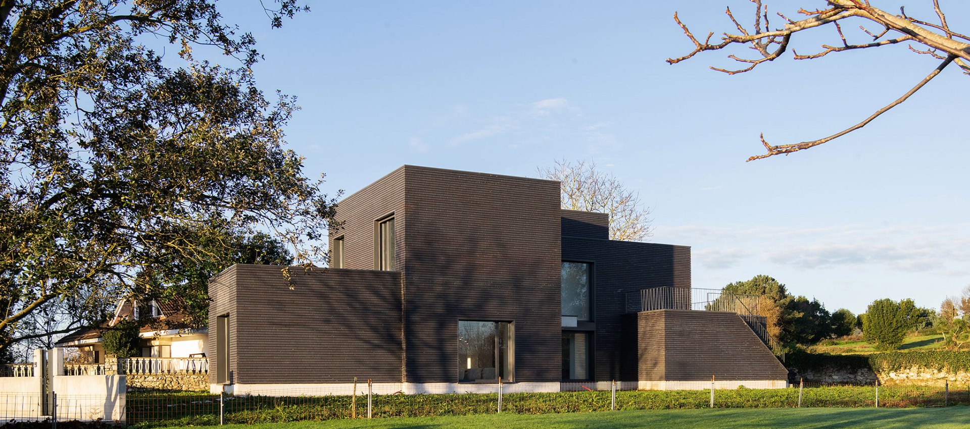 Introvert dwelling. Neruca house by Sukunfuku studio | The Strength of ...