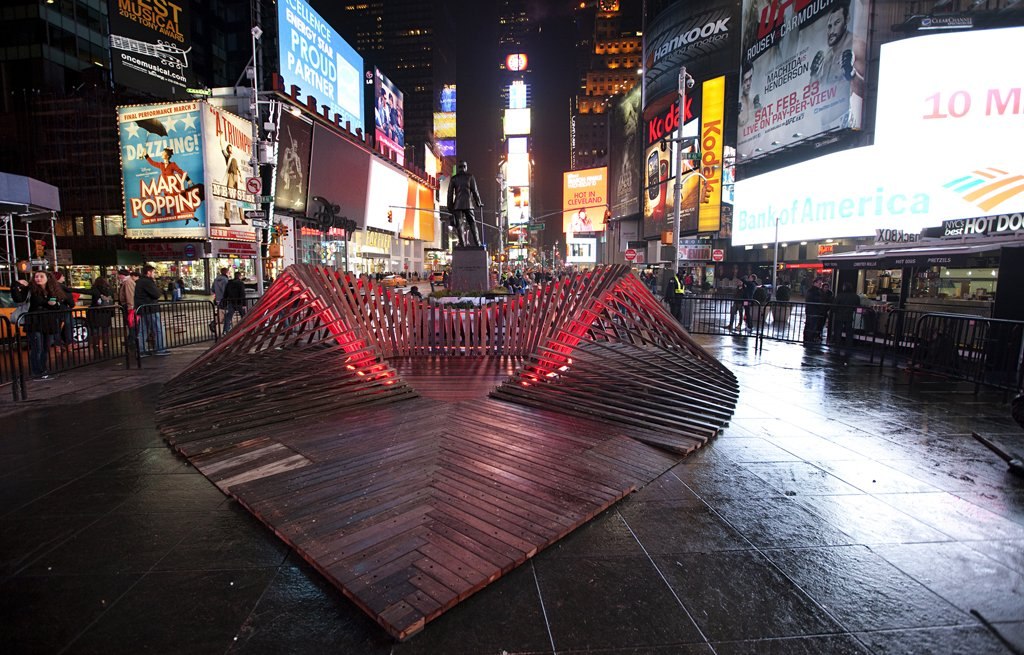 Situ Studio and 2013 Times Square Valentine Heart | The Strength of ...