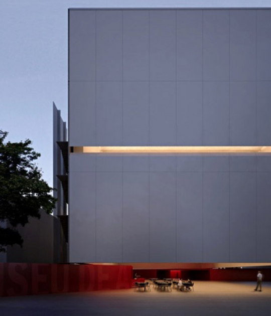 The return of Lina Bo Bardi’s radical crystal easels by METRO ...