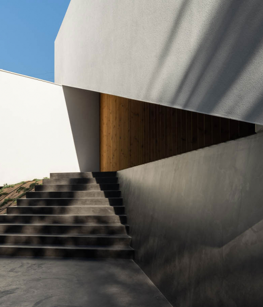 Embrace nature. Bouro House by Mutant Arquitectura & Design | The ...