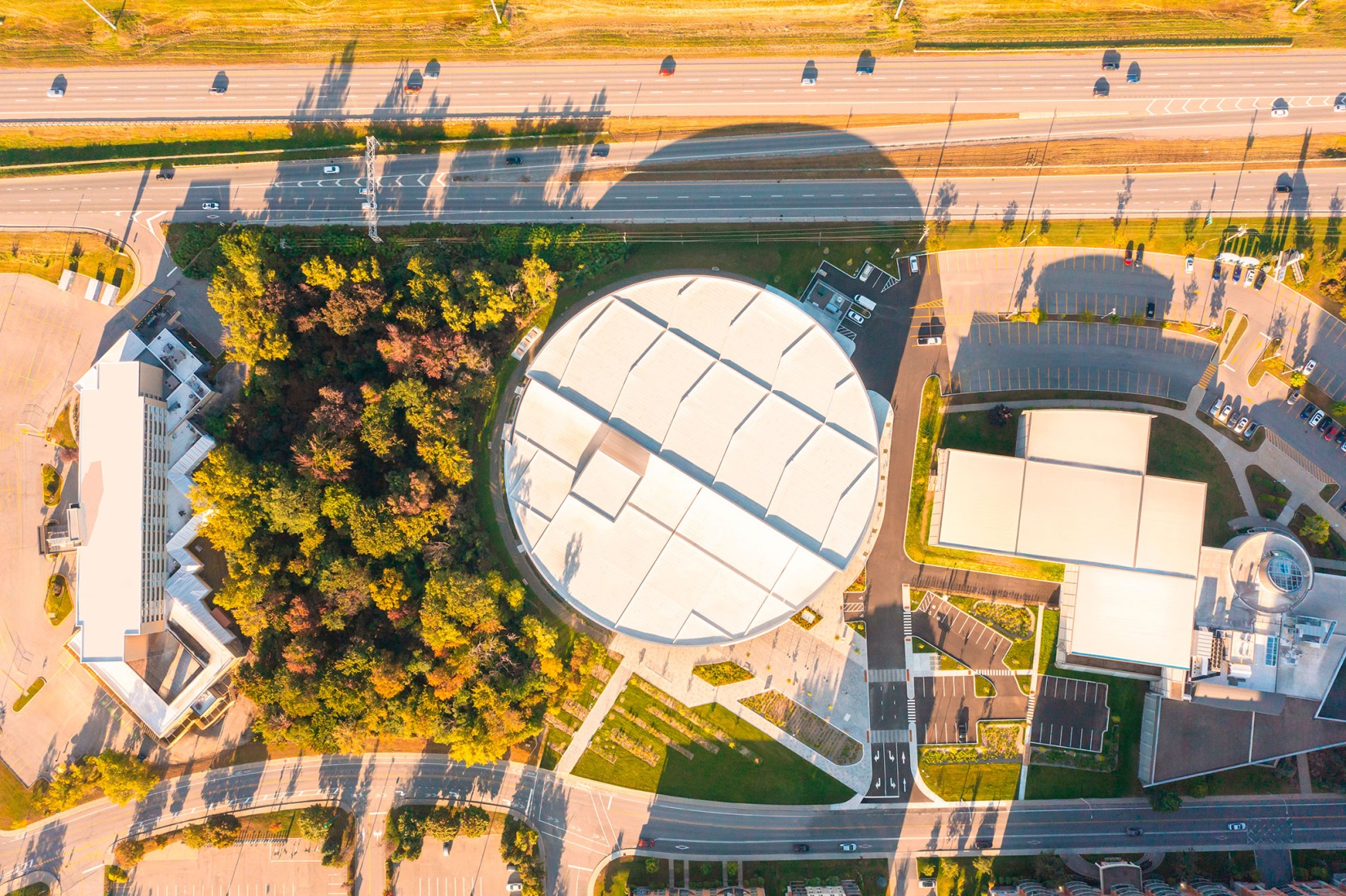Vanguard and colour. Laval’s Aquatic Complex by Sid Lee Architecture ...