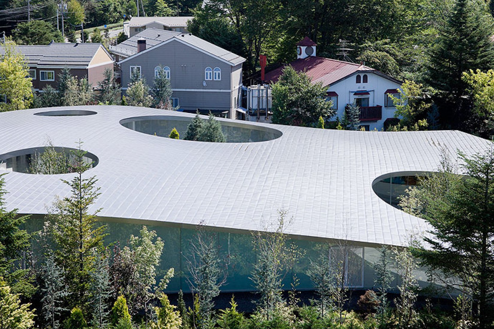 HIROSHI SENJU MUSEUM KARUIZAWA 軽井沢千住博美術館 館長 | The Strength of ...