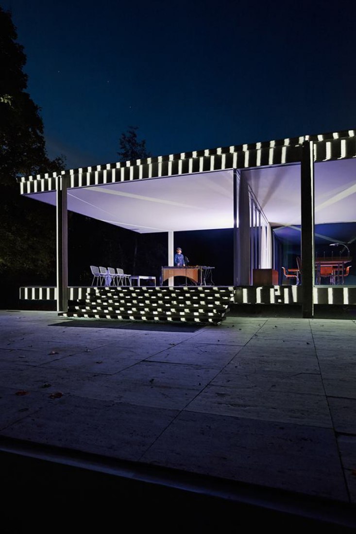 INsite fotografías por Kate Joyce. Casa Farnsworth de Mies por Luftwerk ...