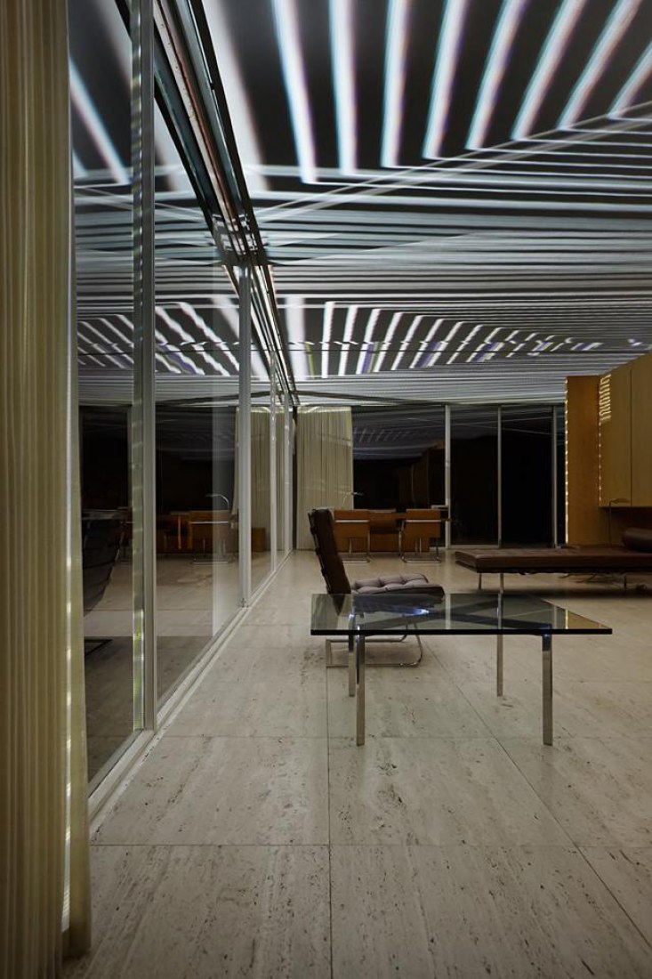 INsite fotografías por Kate Joyce. Casa Farnsworth de Mies por Luftwerk ...
