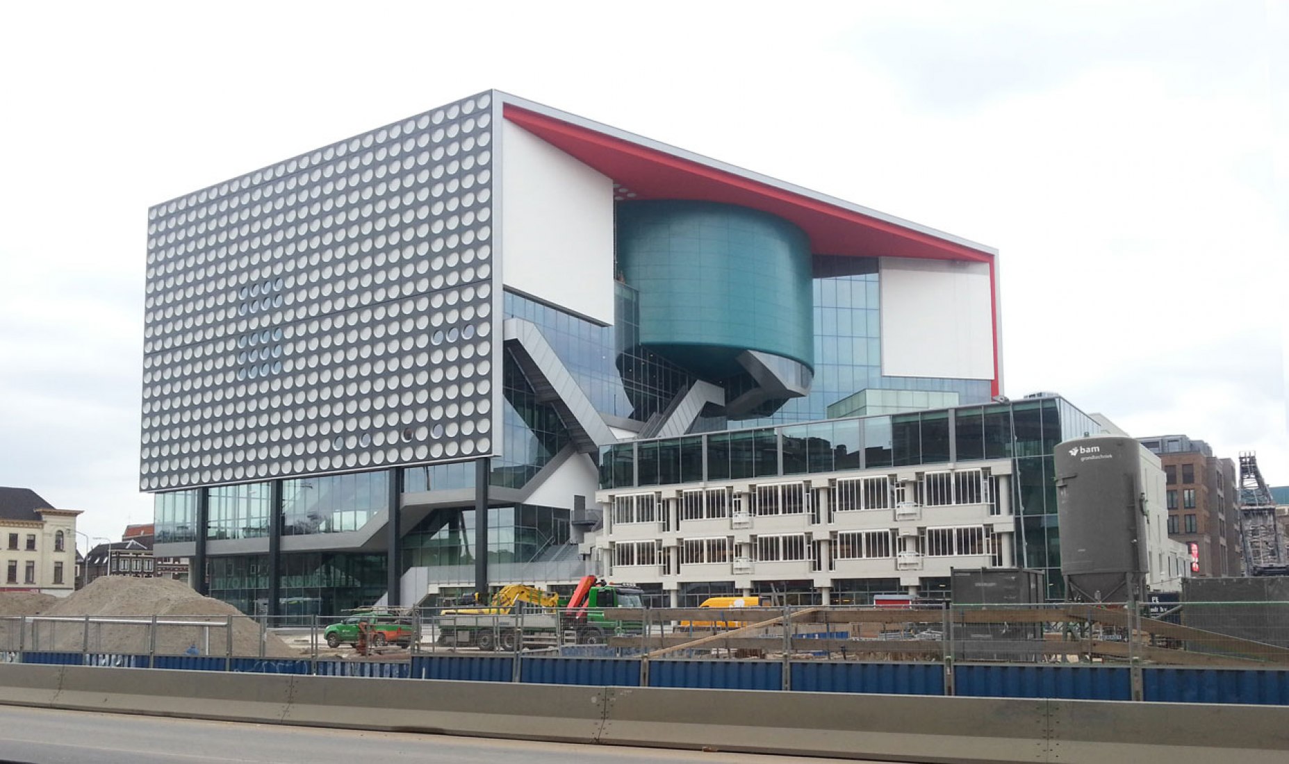 Herman Hertzberger: "The origin of Architecture is in the public" | The ...