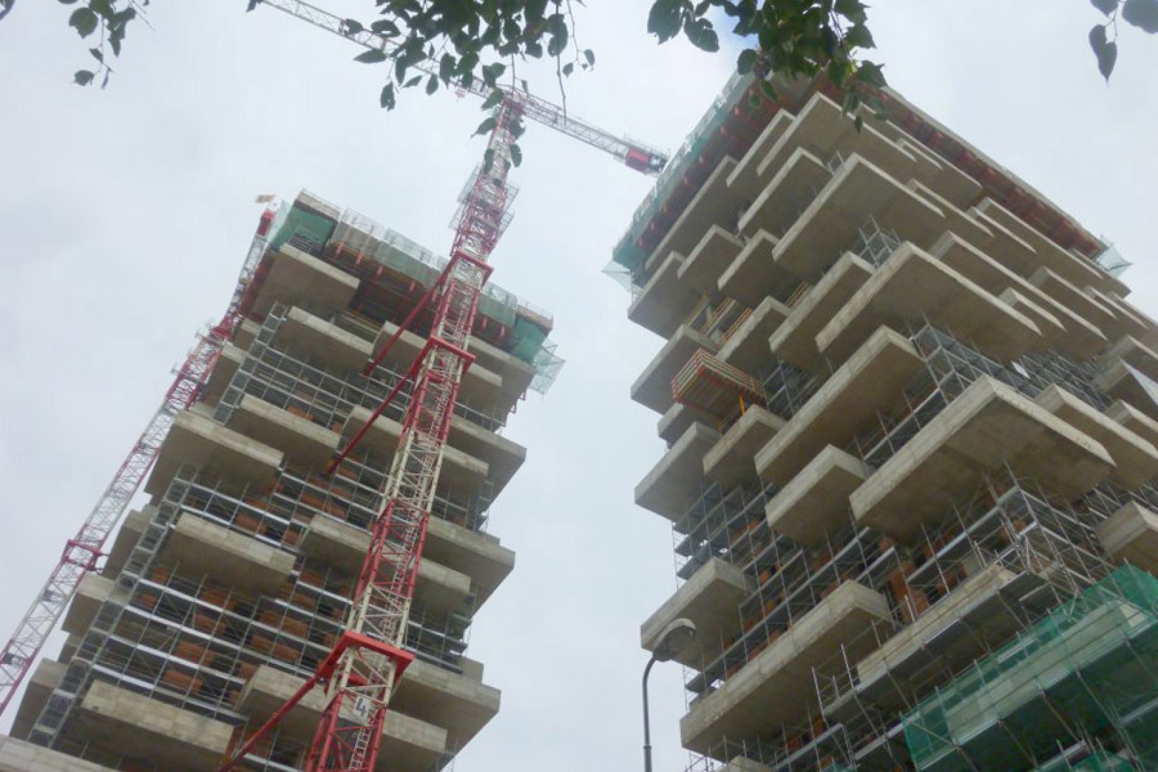 Milan plants a new forest in the sky | The Strength of Architecture ...