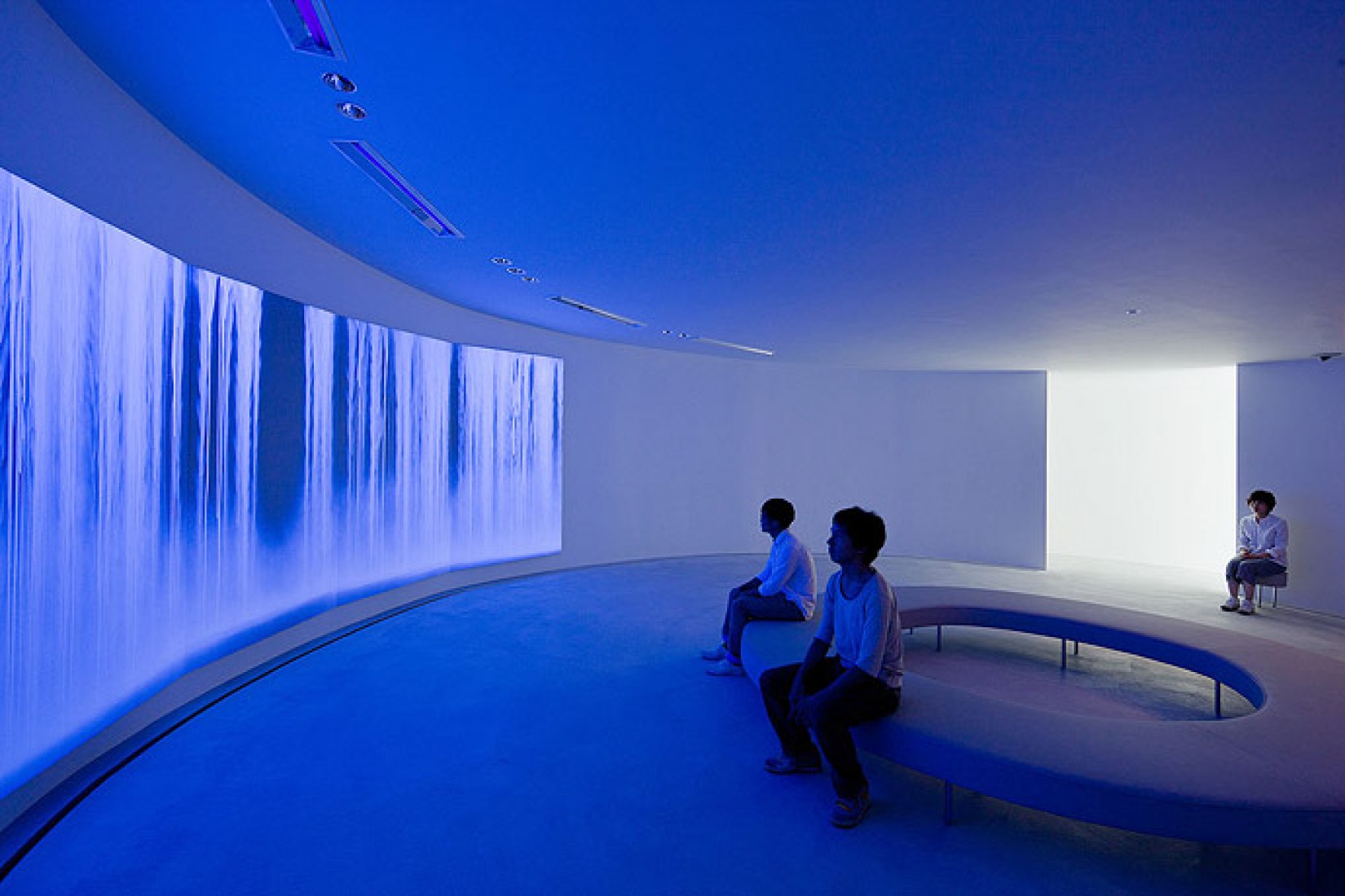 HIROSHI SENJU MUSEUM KARUIZAWA 軽井沢千住博美術館 館長 | The Strength of ...