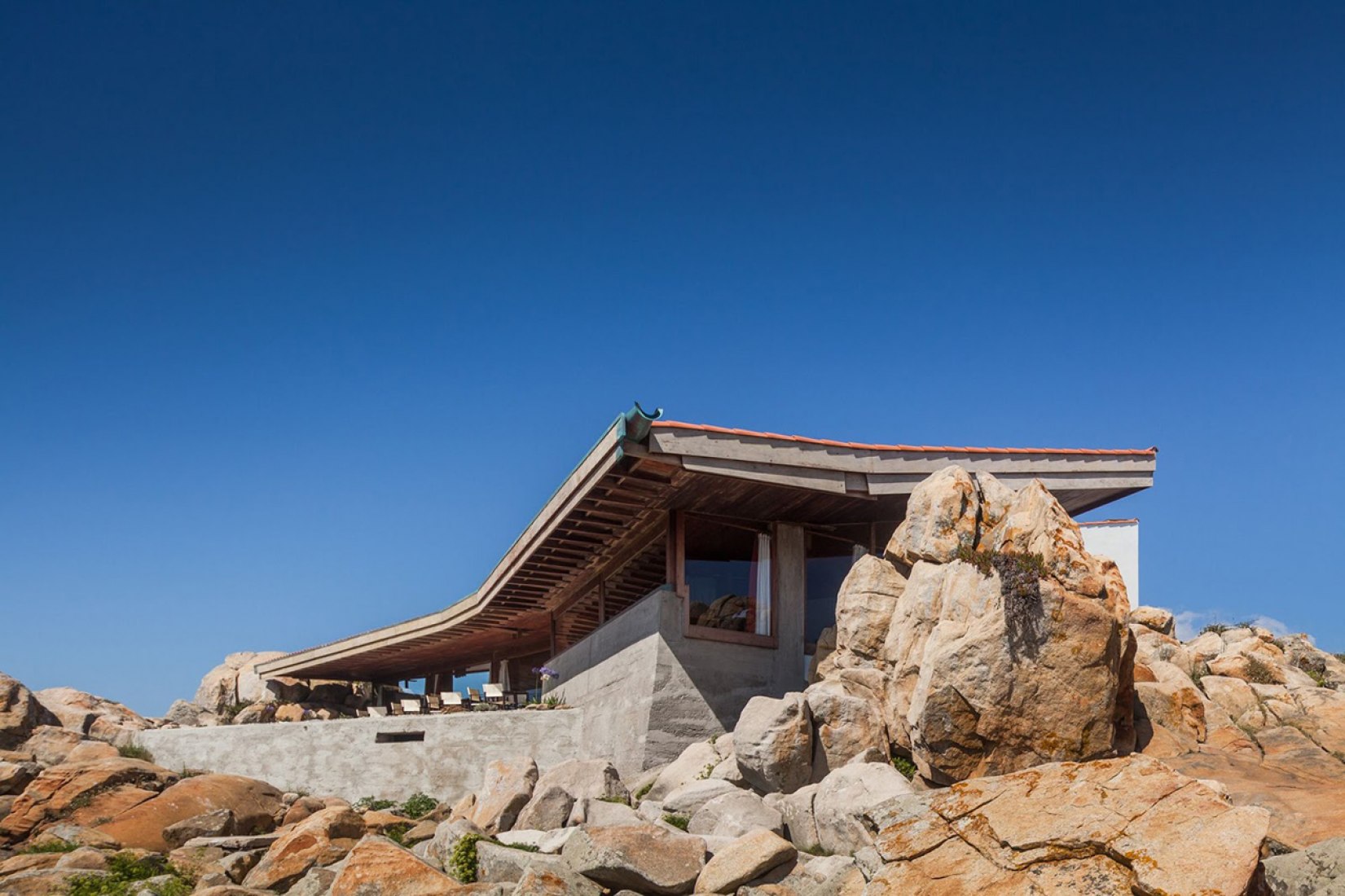 Renovated Boa Nova Casa de Chá by Siza, now Restaurant by Chef Rui ...