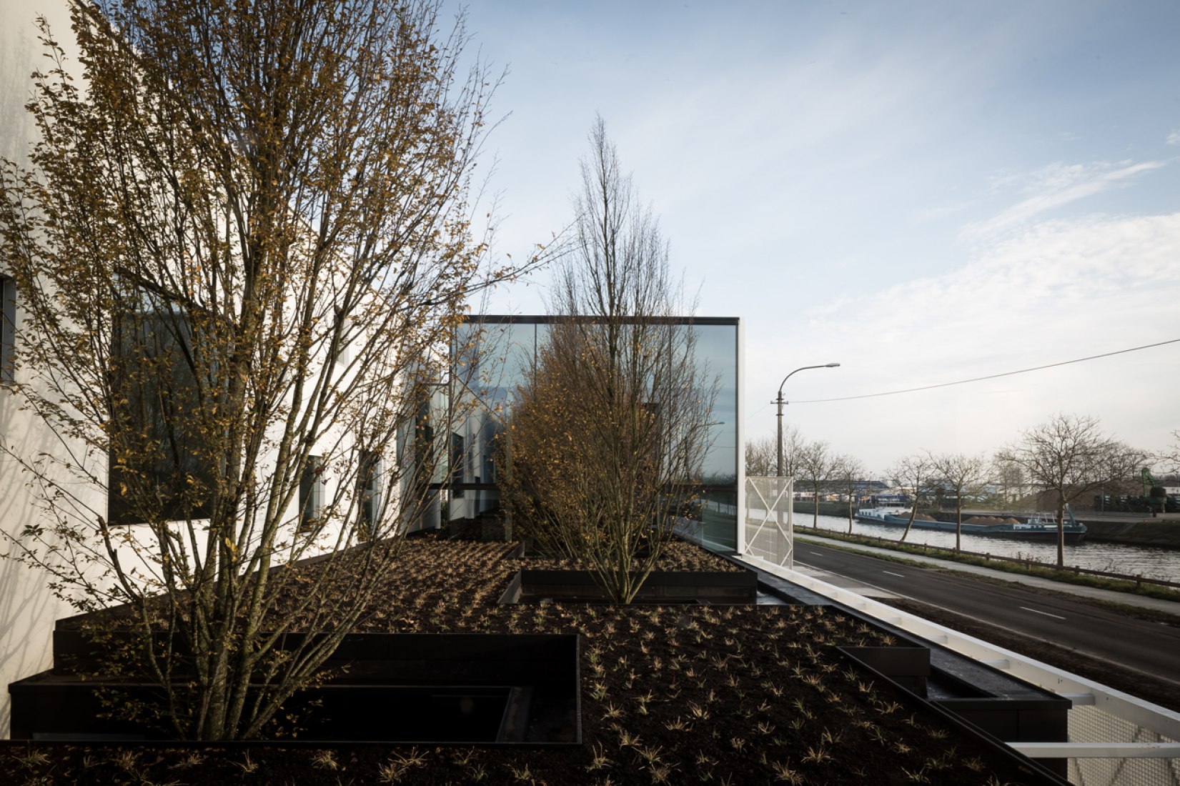 White steal on the outskirts of Gent, by CAAN Architecten | The ...