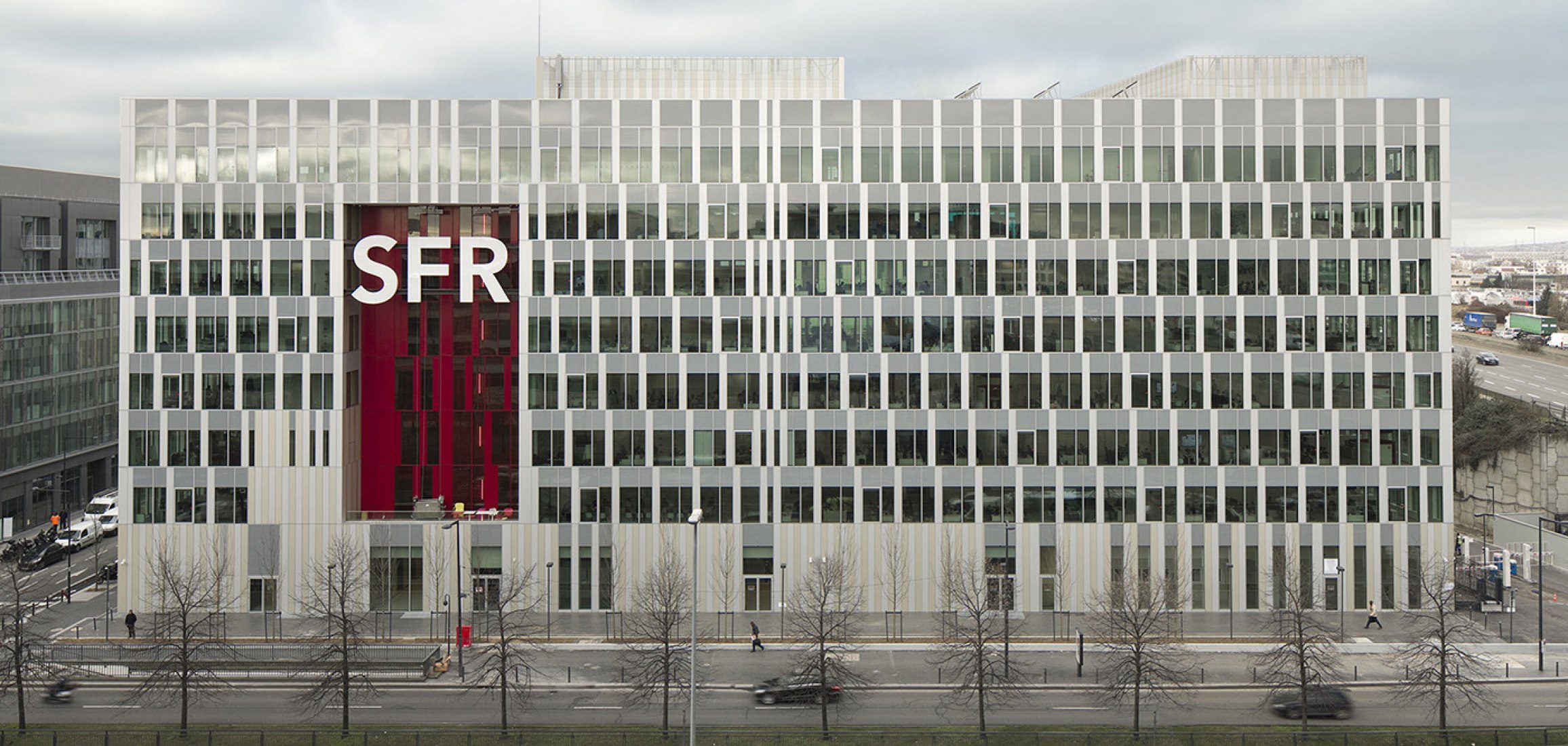 SFR Headquarters by Jean-Paul Viguier Architecture | The Strength of ...