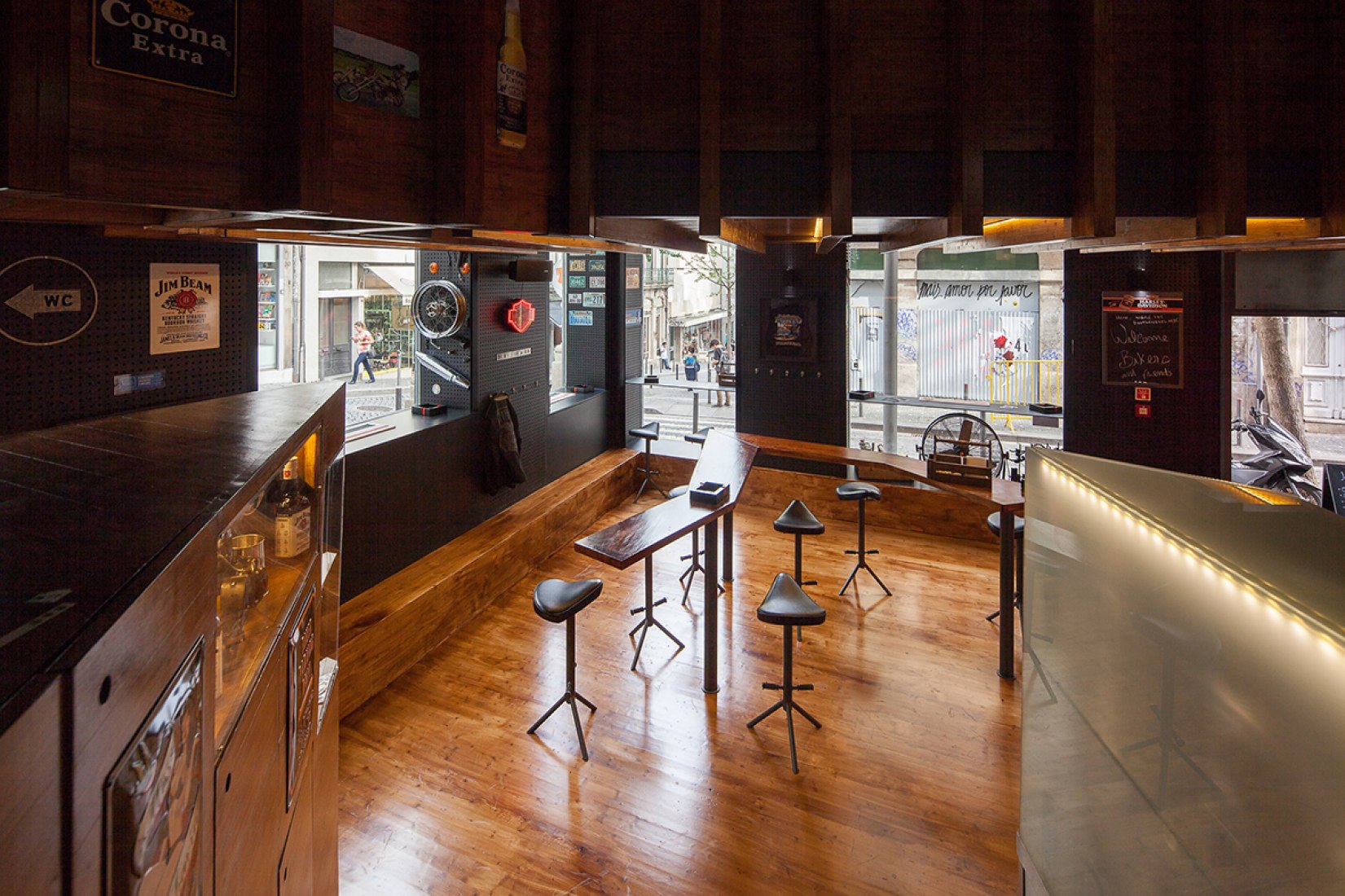 Interior design for the lovers of Harley Davison | The Strength of ...