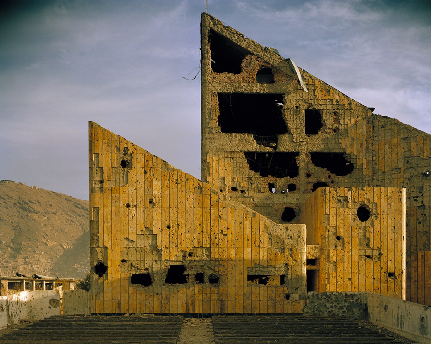 Constructing worlds. Photography and Architecture in the modern era ...