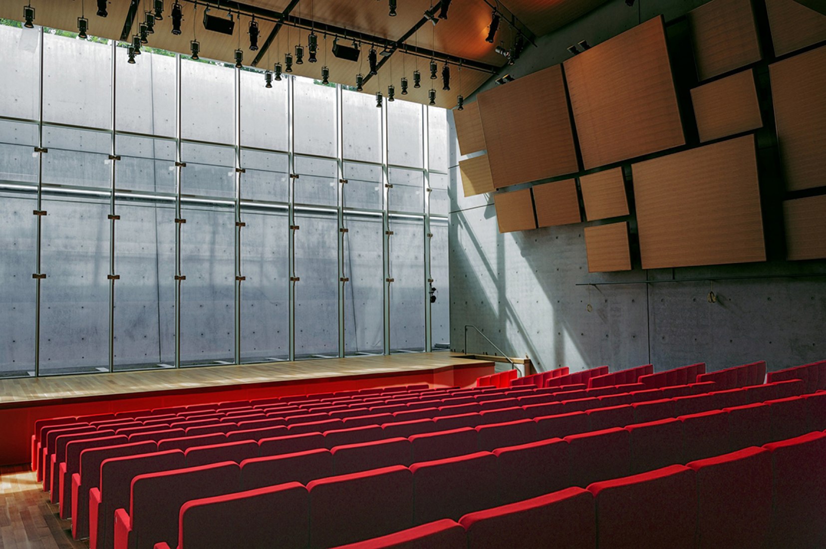 Pavilion by Renzo Piano in the Kimbell Art Museum | The Strength of ...