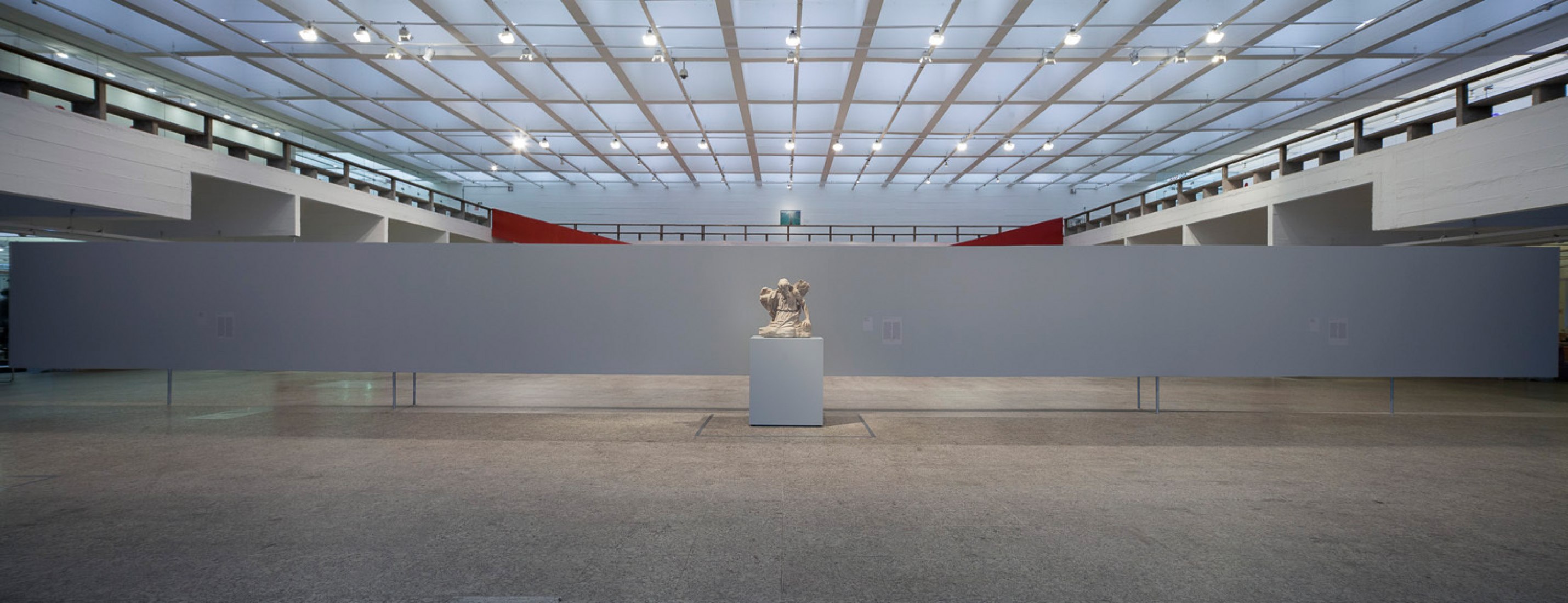 The return of Lina Bo Bardi’s radical crystal easels by METRO ...