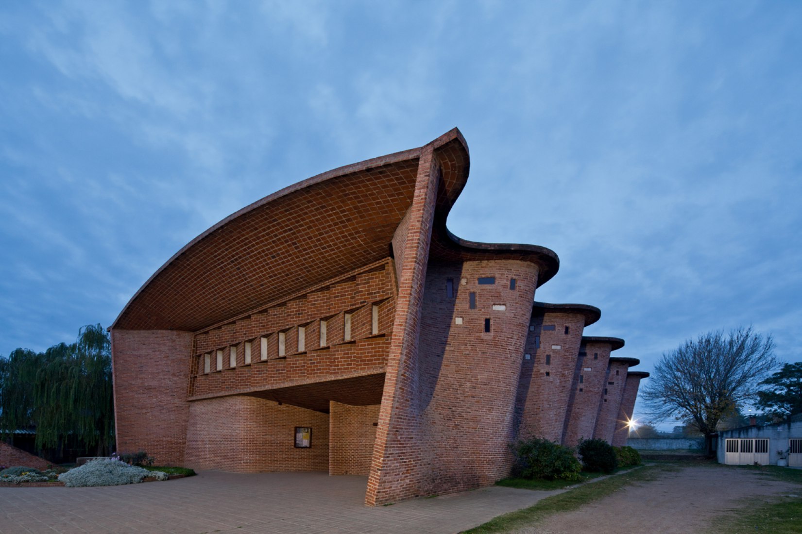 Latin America in Construction: Architecture 1955-1980. MoMA | The ...