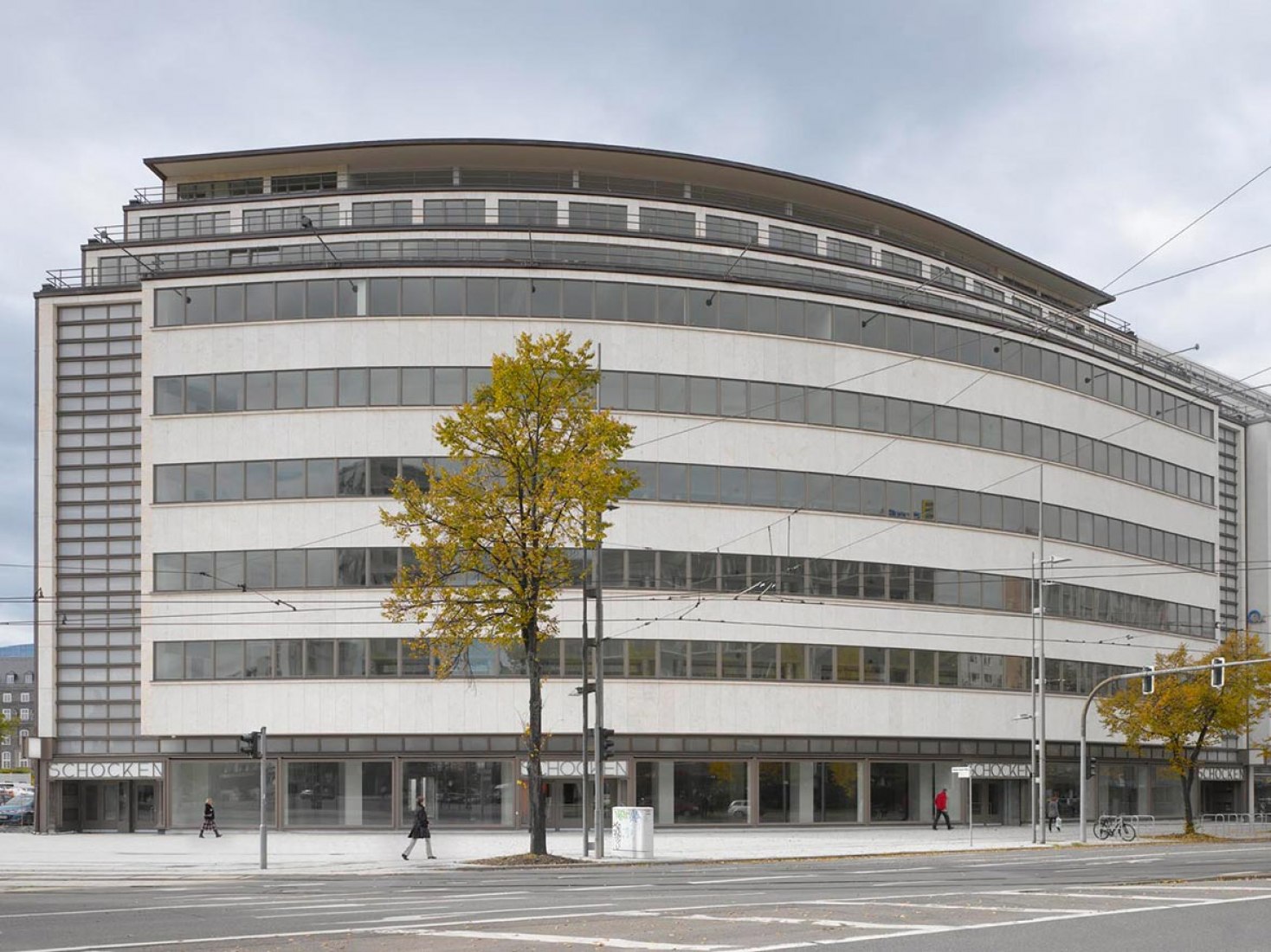 Schocken building by Mendelsohn, restored in Chemnitz | The Strength of ...