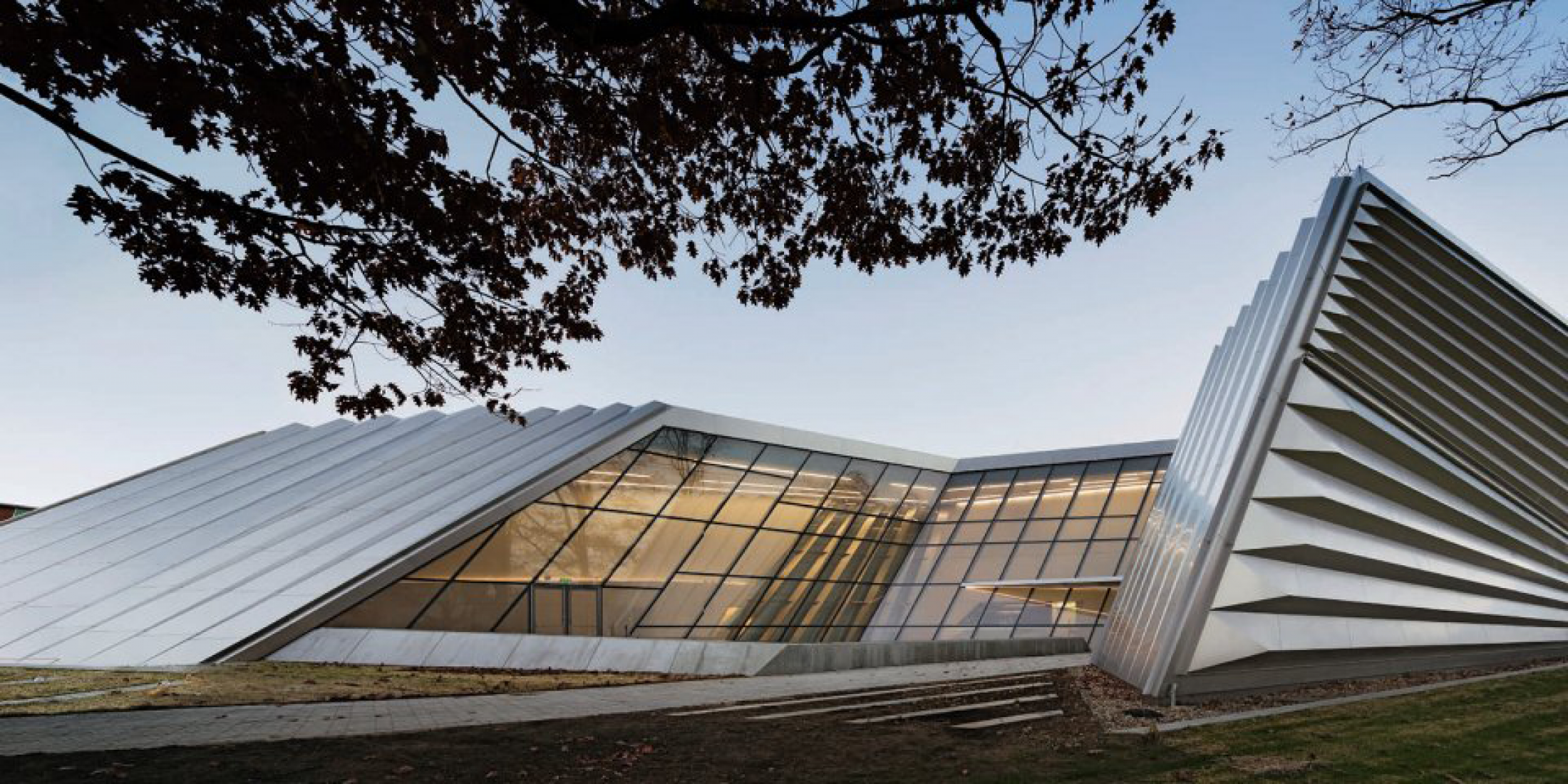 Hadid. Updated version | The Strength of Architecture | From 1998