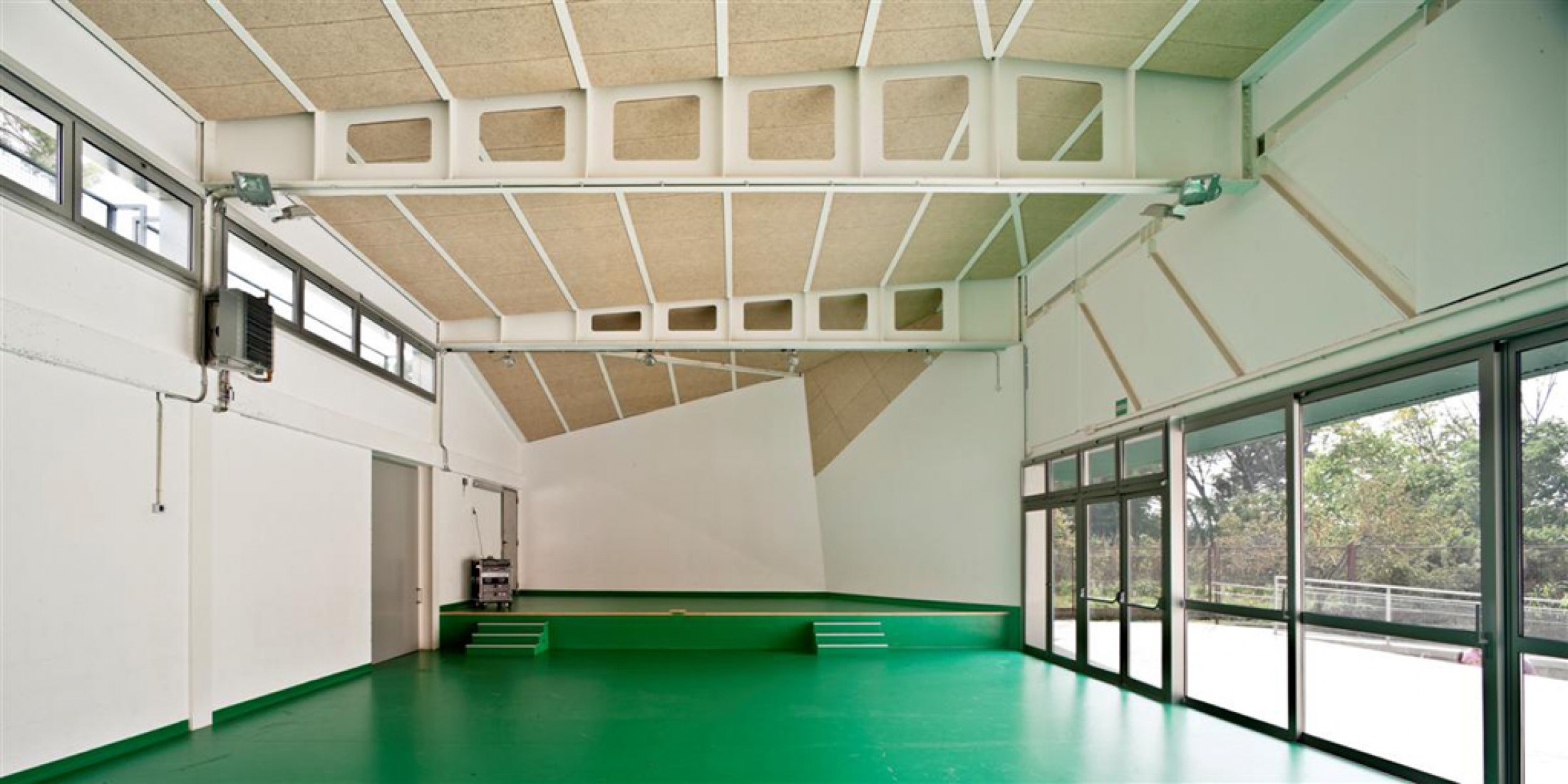 Remodelación y ampliación del CEIP Annexa-Joan Puigbert por Mias ...
