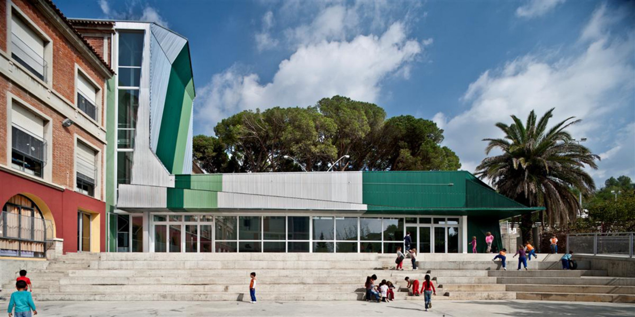 Remodelación y ampliación del CEIP Annexa-Joan Puigbert por Mias ...