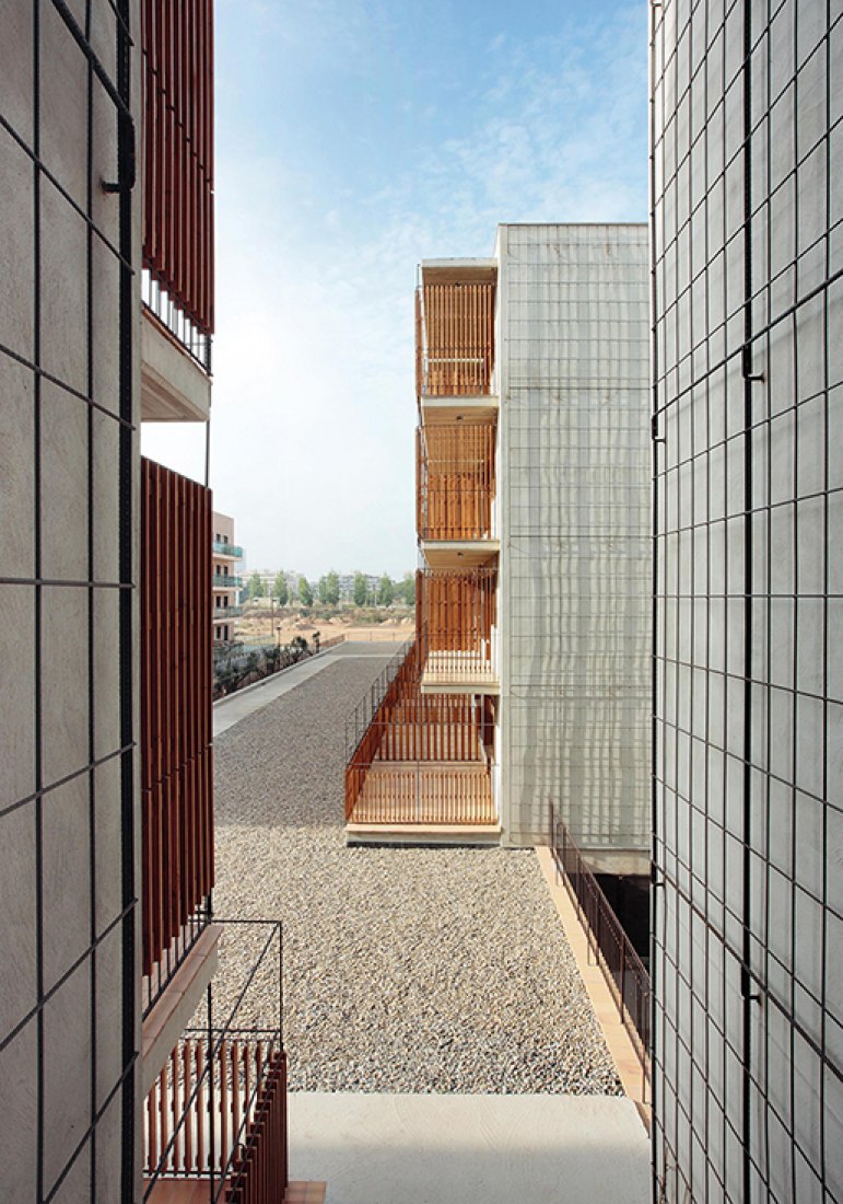 80 social housing in Salou by Toni Gironès | The Strength of ...
