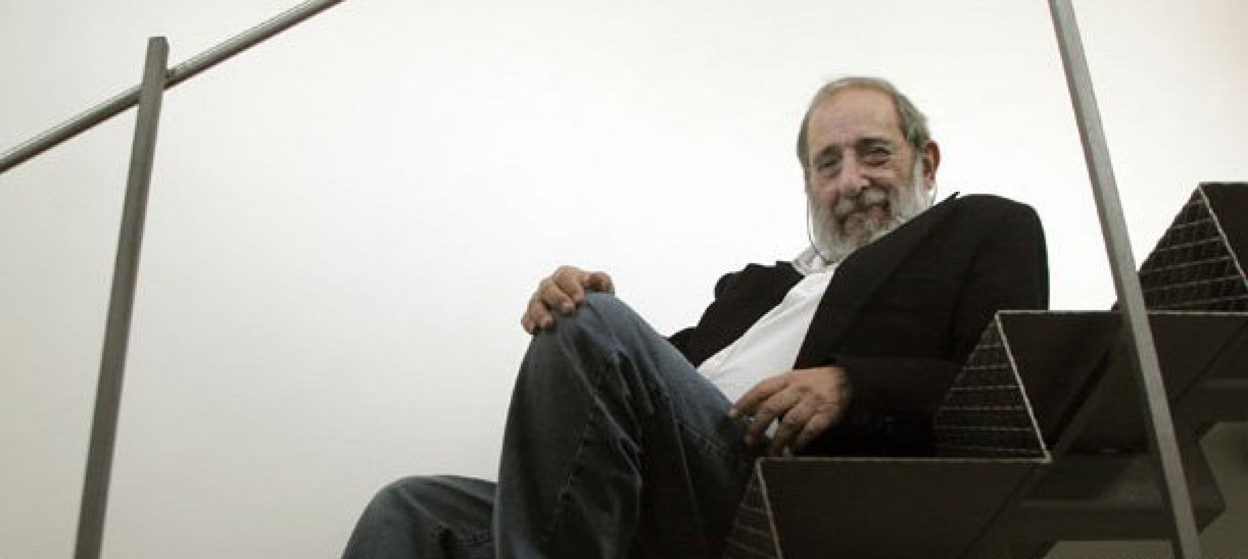 A HAPPY MAN. Siza sings | Film by Fernando Guerra | The Strength of ...
