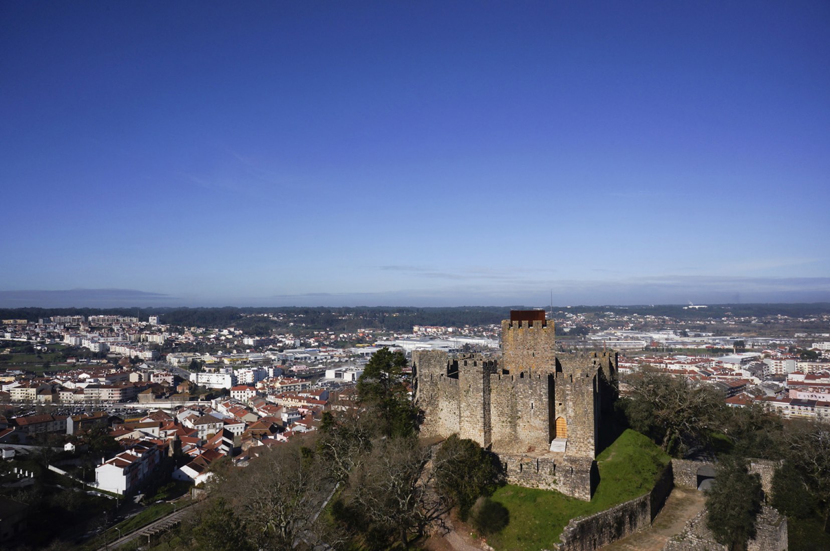 Pombal Castle's visitor centre by COMOCO | The Strength of Architecture ...