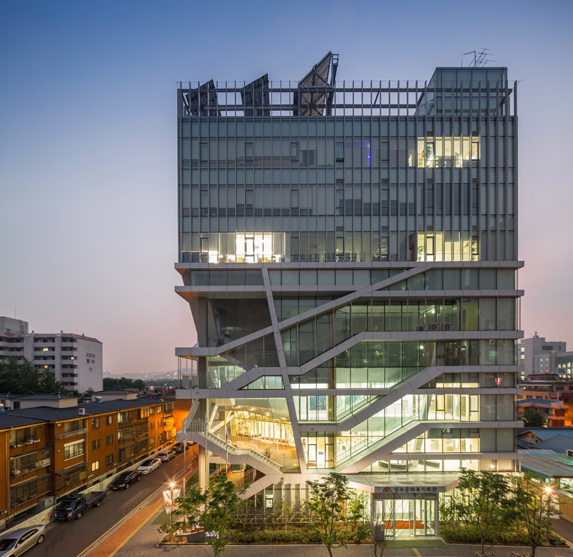 Seongdong Cultural & Welfare Center by UnSangDong Architects. | The ...