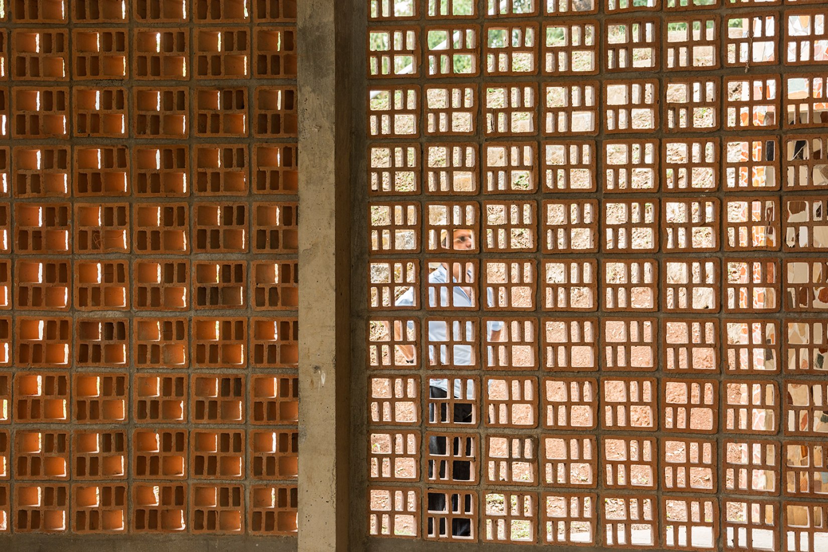 Centro comunitario en El Rodeo de Mora por Fournier Rojas Arquitectos ...