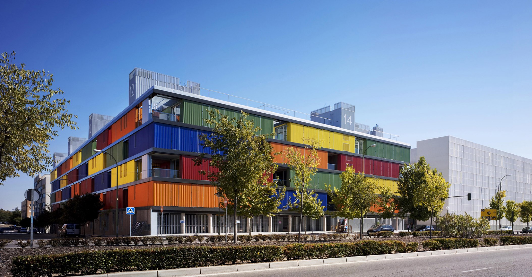10 years, 100 female architects. 10 architect studios led by women [X ...