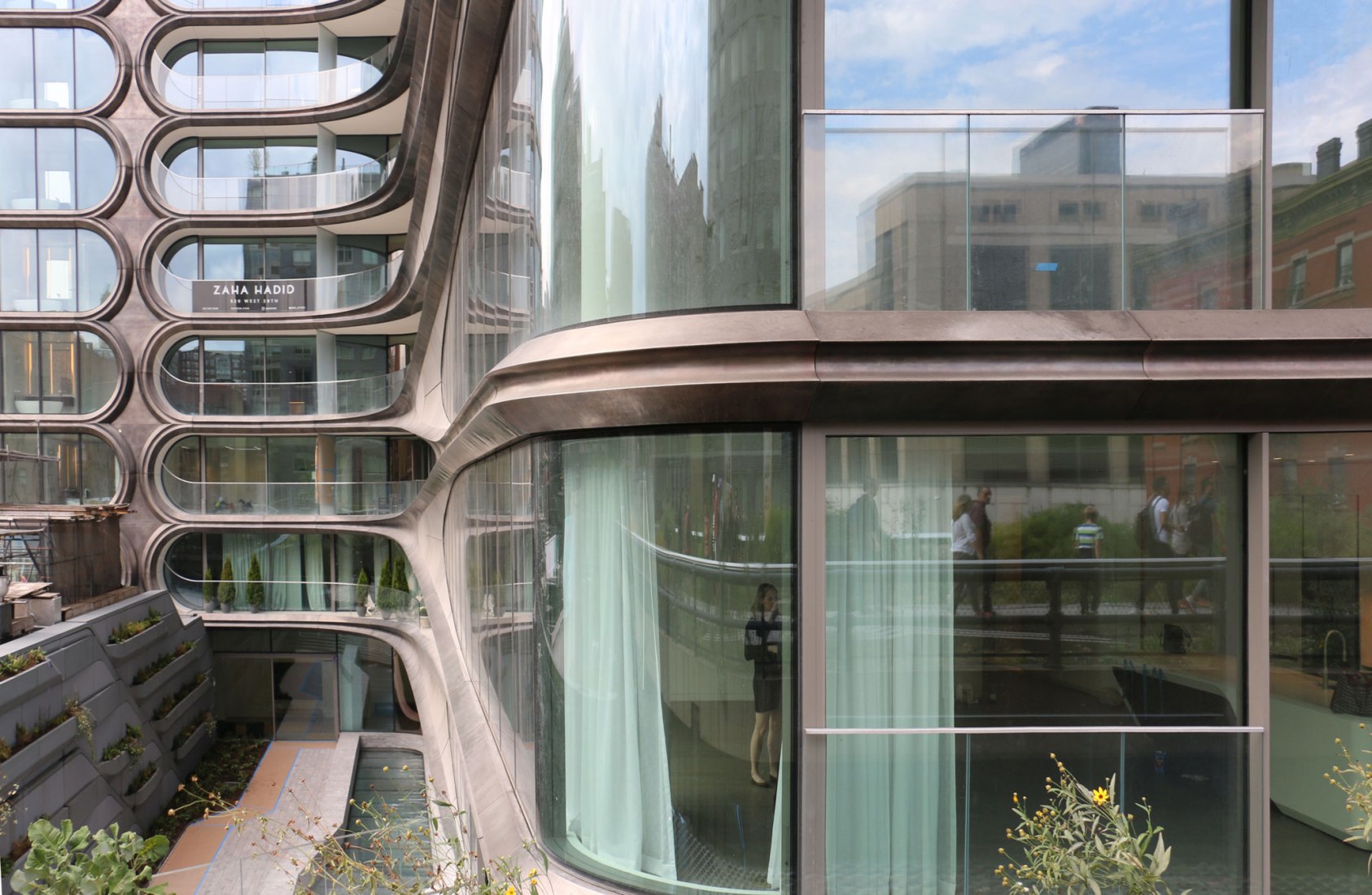 Terminado, Edificio 520 West 28th de Zaha Hadid Architects en Chelsea ...