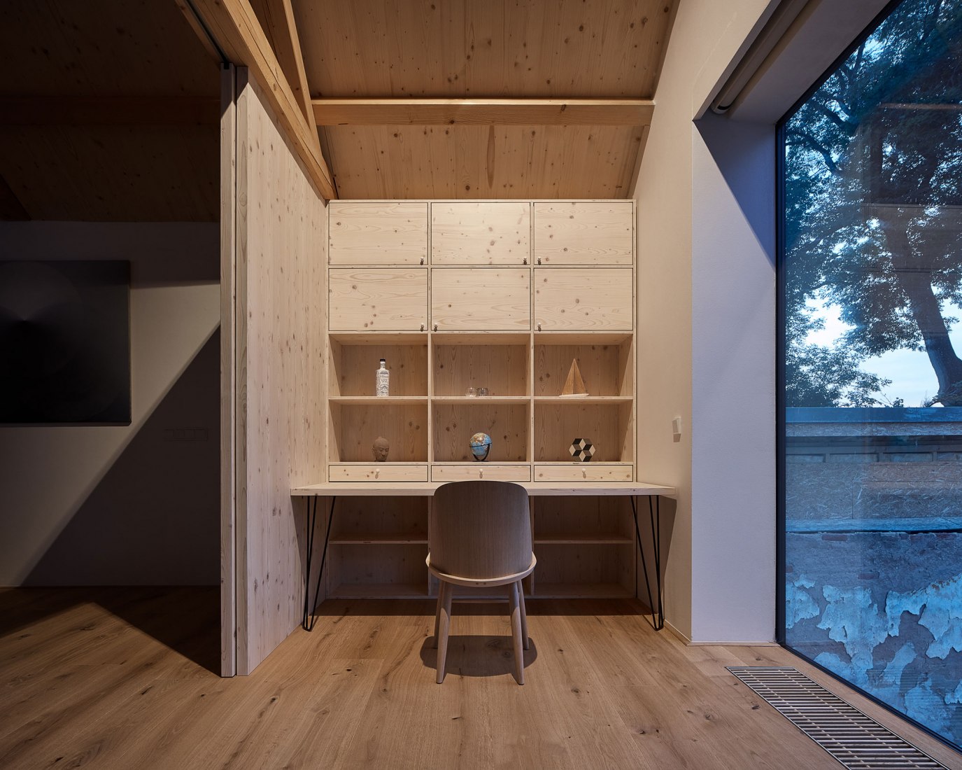Rehabilitación de una vivienda unifamiliar en Jinonice por Atelier 111 ...