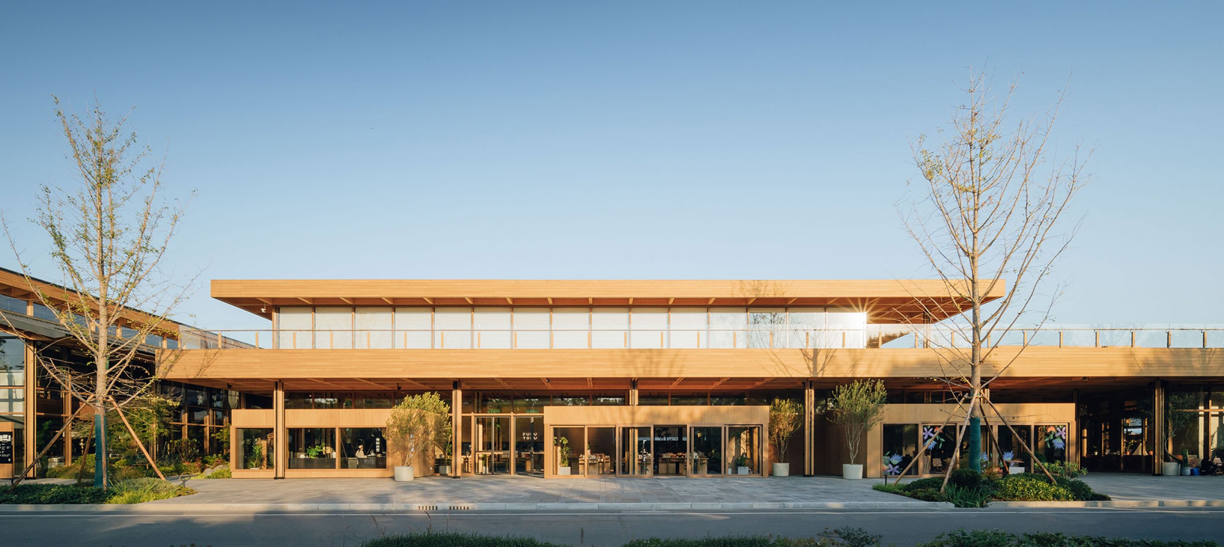 Functional hybrid. PULO MARKET by a9a rchitects | The Strength of ...