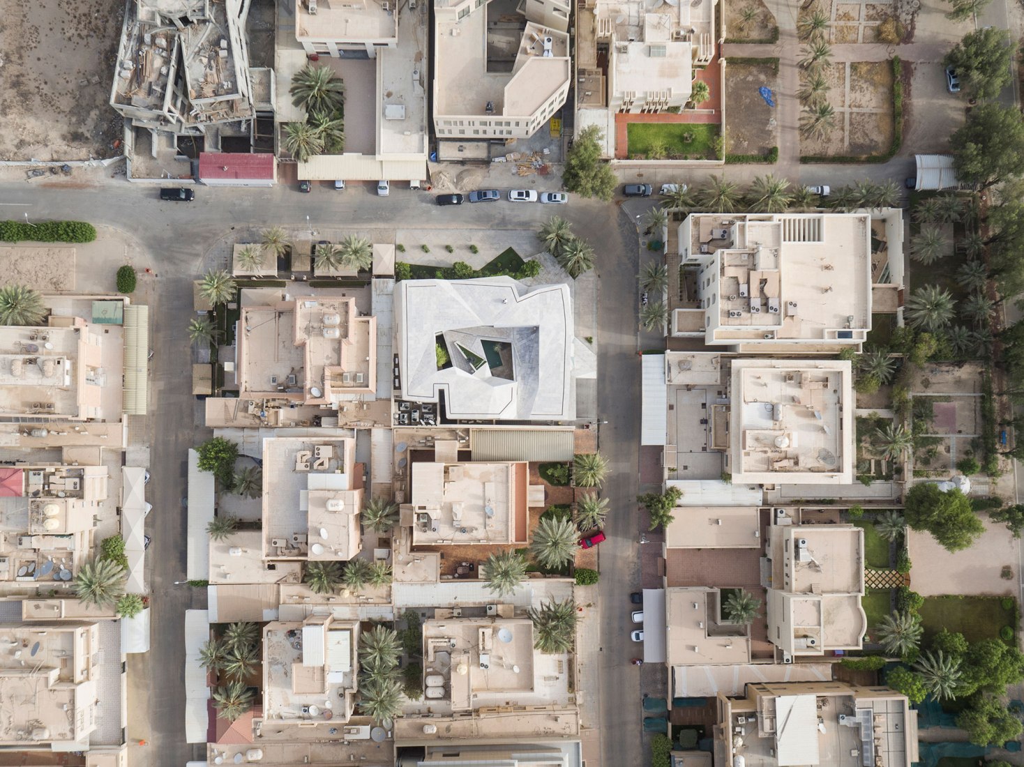 A house vs rock. Rock House by AGi Architects | The Strength of ...