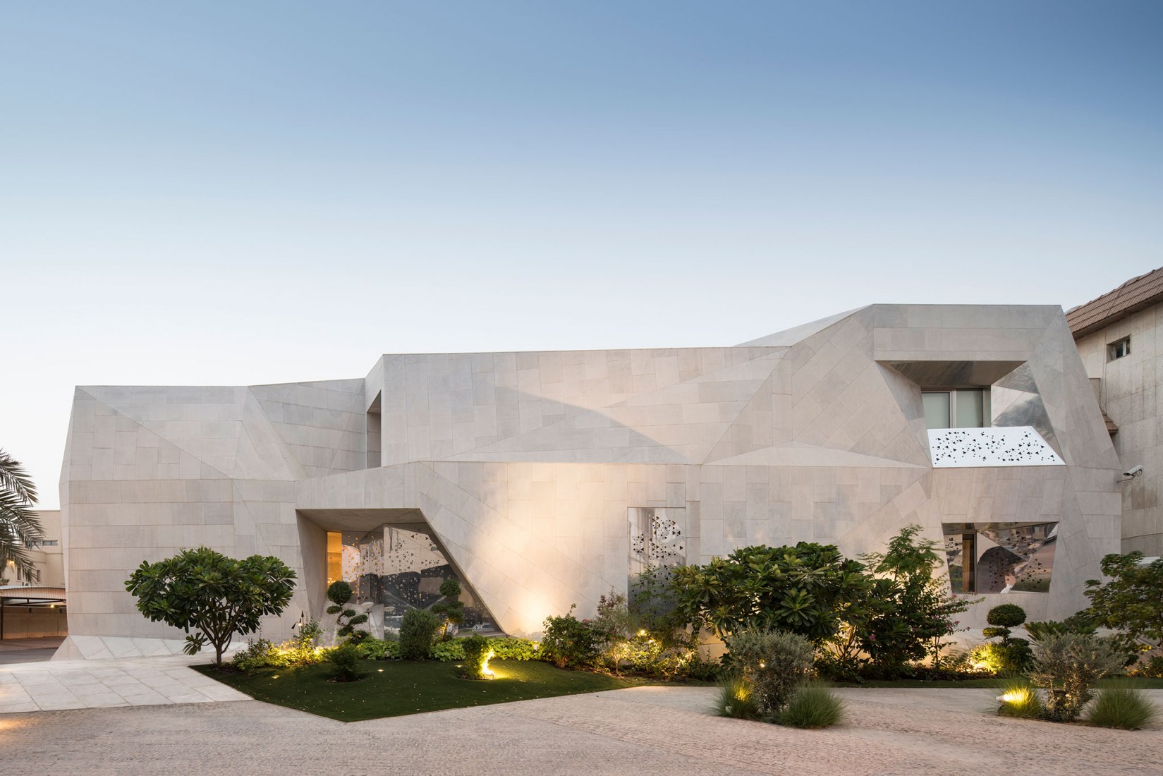 A house vs rock. Rock House by AGi Architects | The Strength of ...