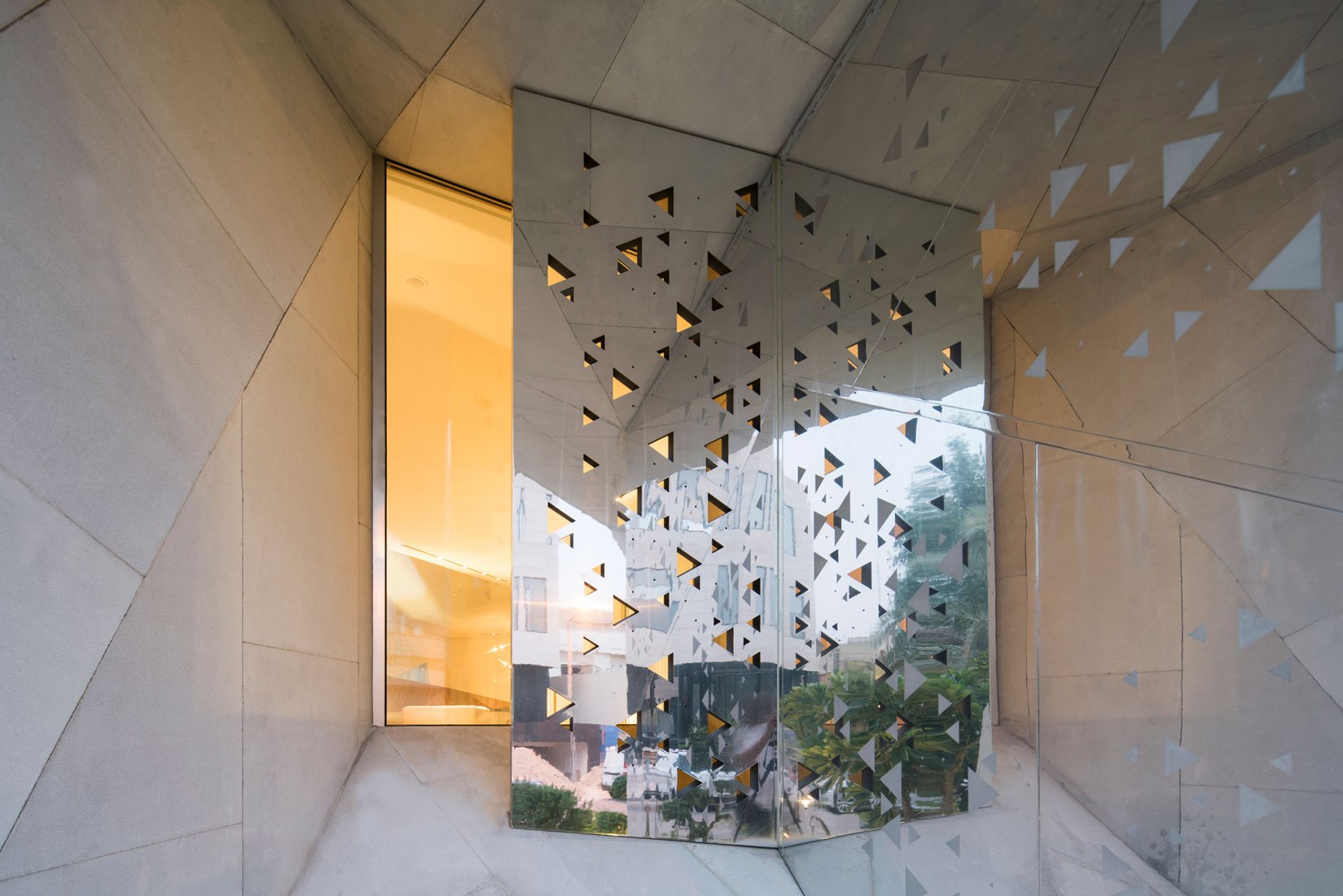 A house vs rock. Rock House by AGi Architects | The Strength of ...